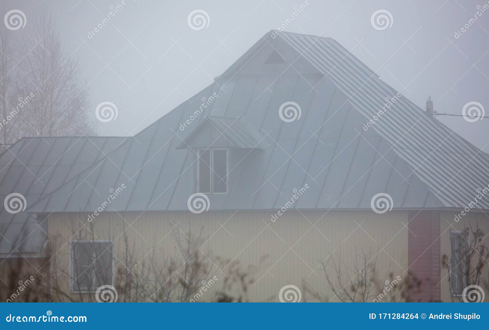 Cottage house in the fog stock photo. Image of weather - 171284264
