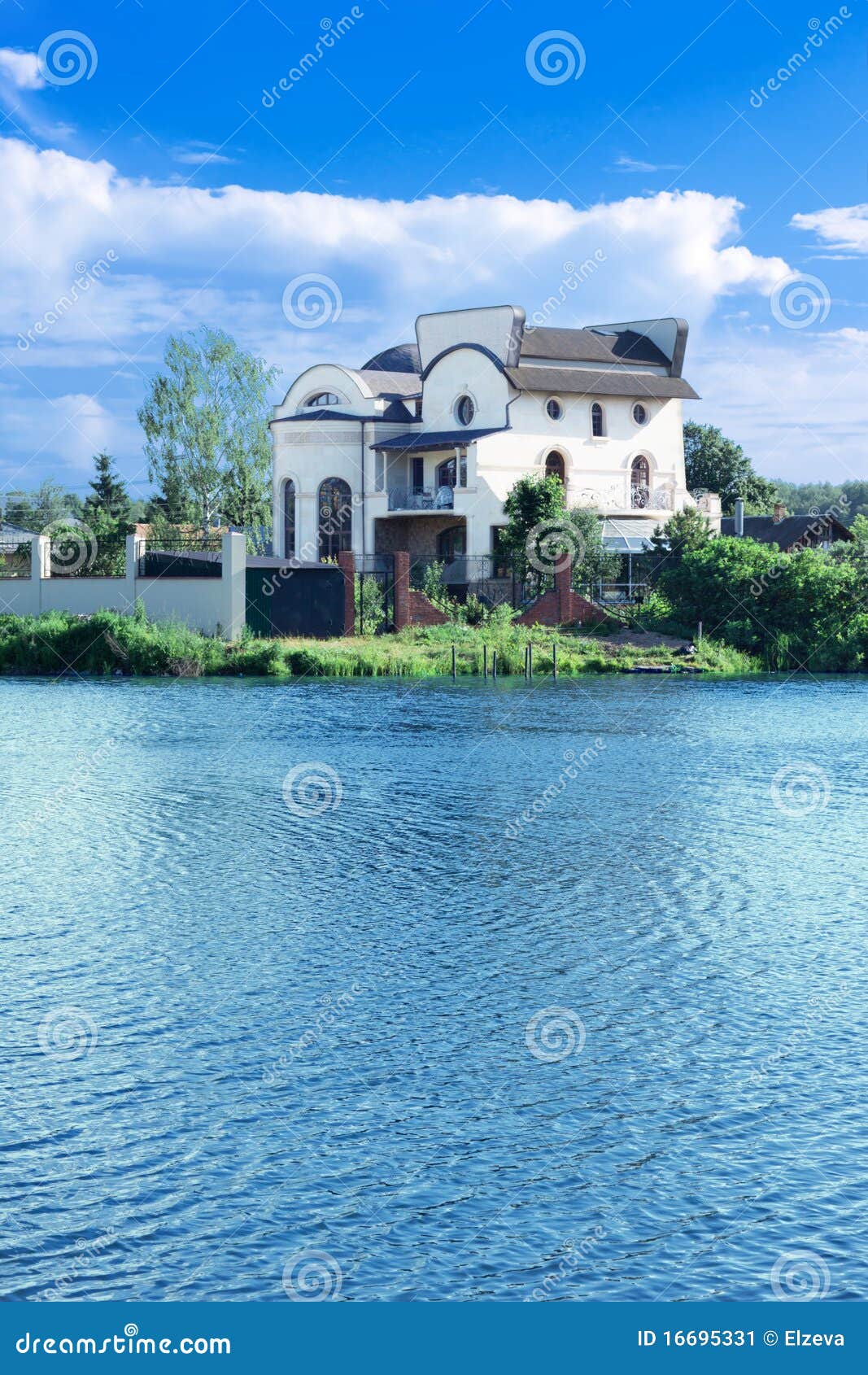 Cottage on the lakeside stock image. Image of cottage - 16695331