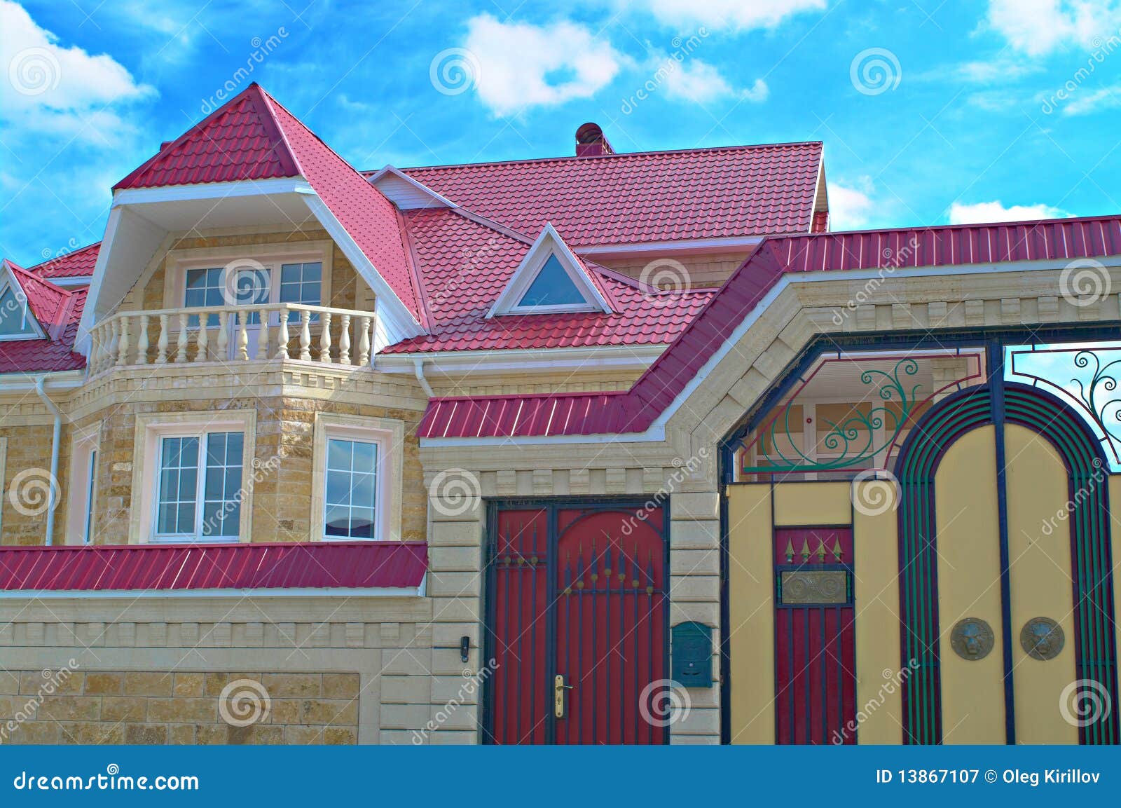 Cottage with the Rich Exterior Stock Image - Image of wall, roof: 13867107
