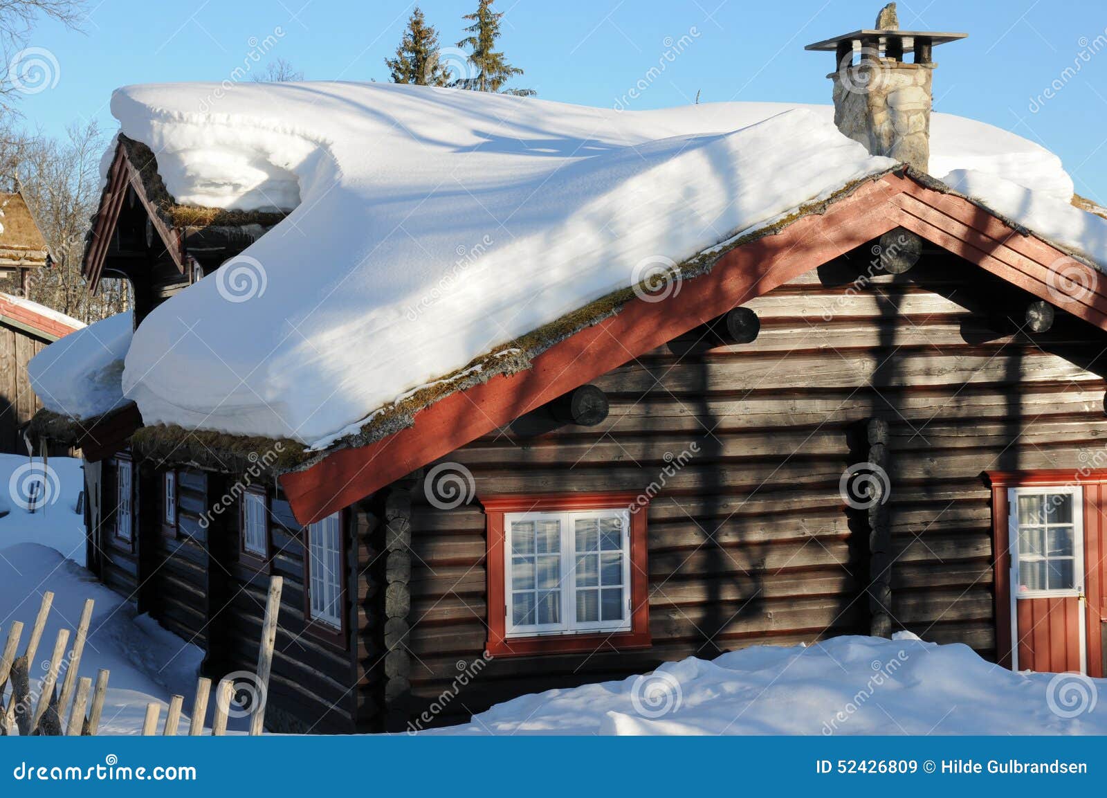 Cottage with Snow on the Roof Stock Image - Image of exteriors, nature ...