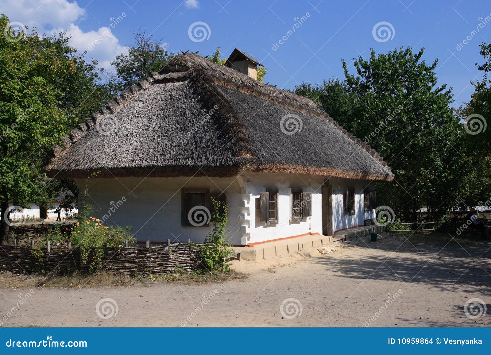 Ukrainian house stock photo. Image of autumn, homestead - 10959864