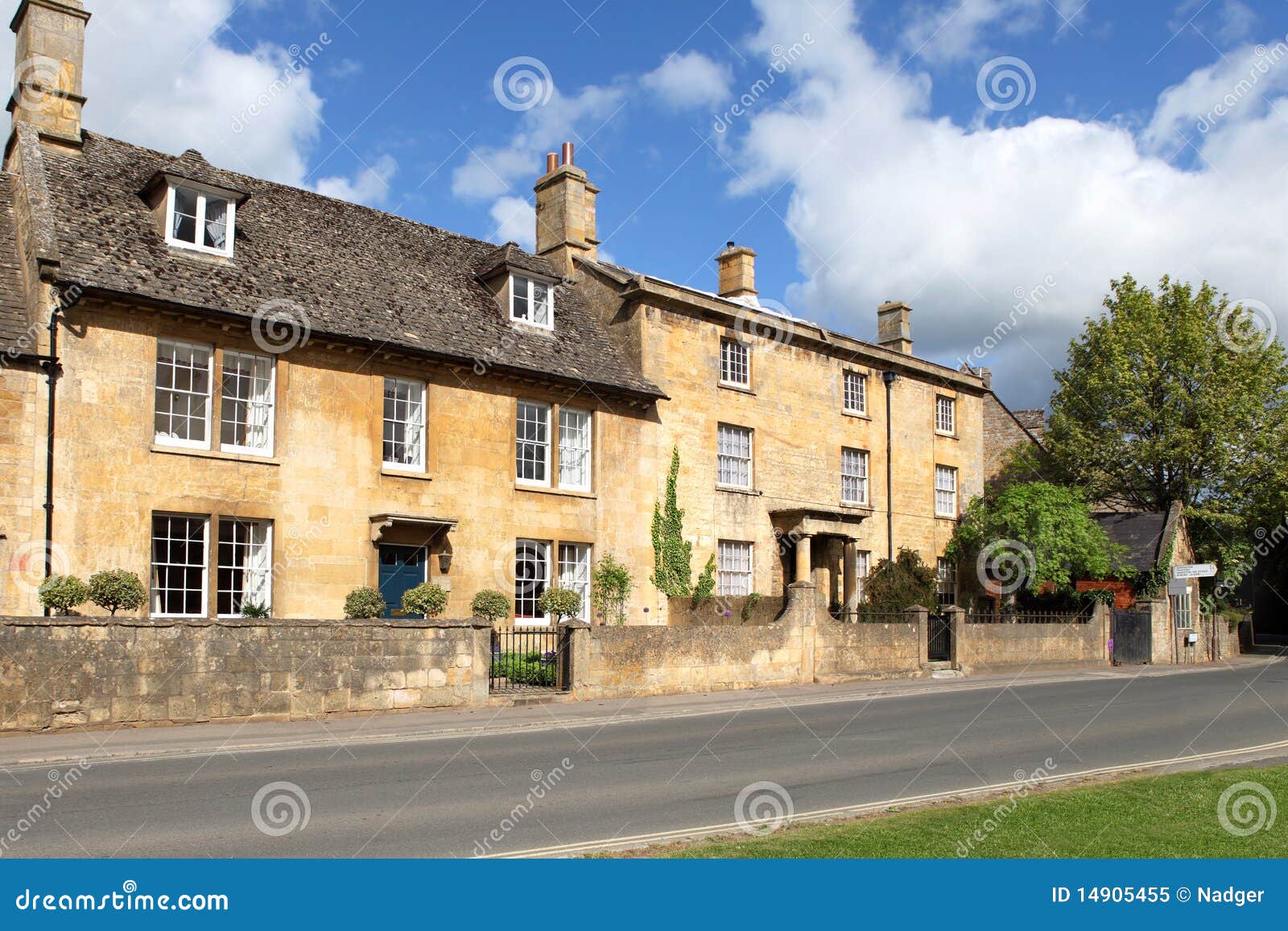Cottages in Cotswolds Village of Chipping Campden Stock Image - Image ...