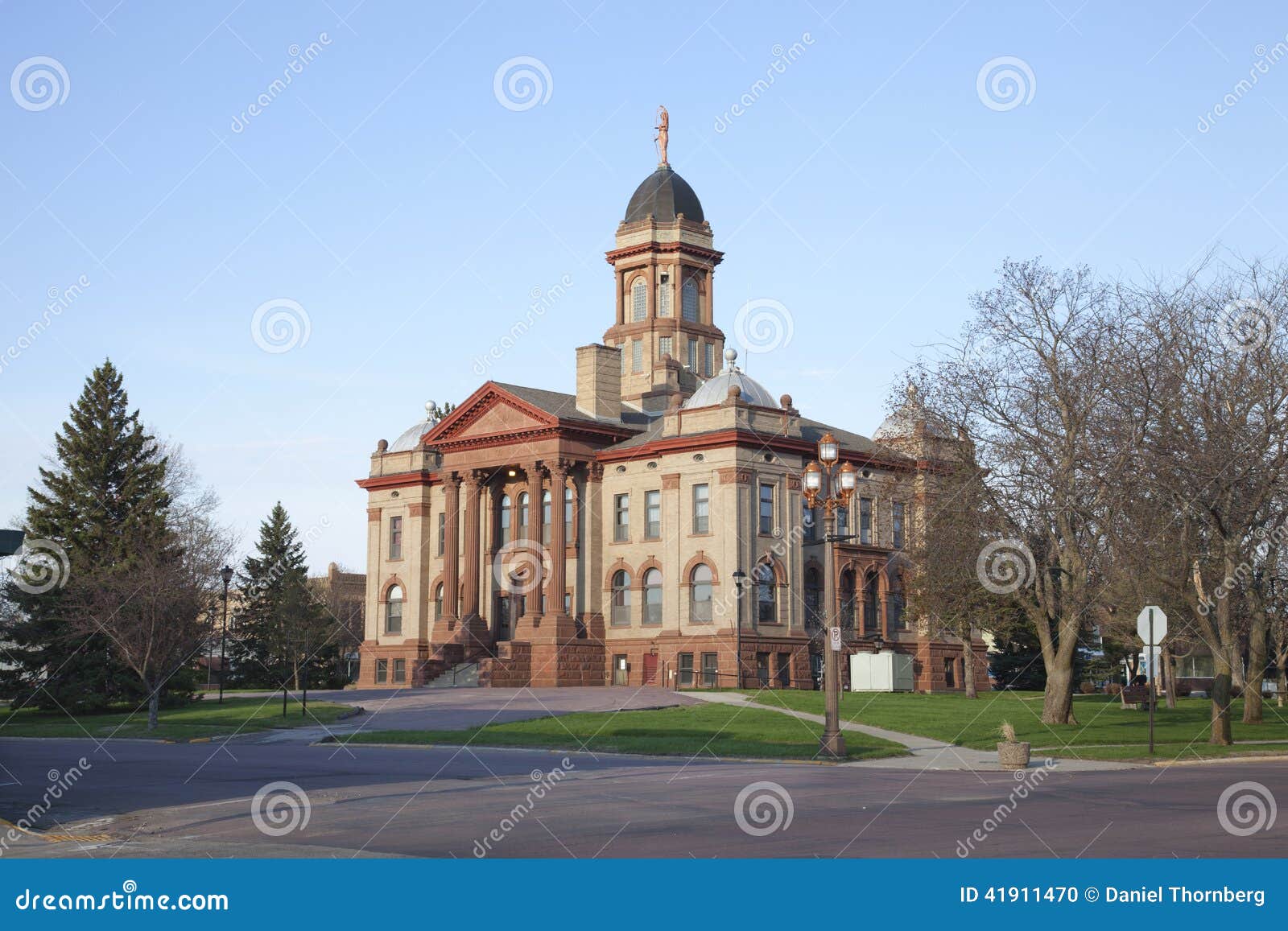 Cottonwood County Courthouse in Windom, Minnesota Stock Photo - Image ... Cottonwood County Courthouse in Windom, Minnesota Stock Photo - Image ...