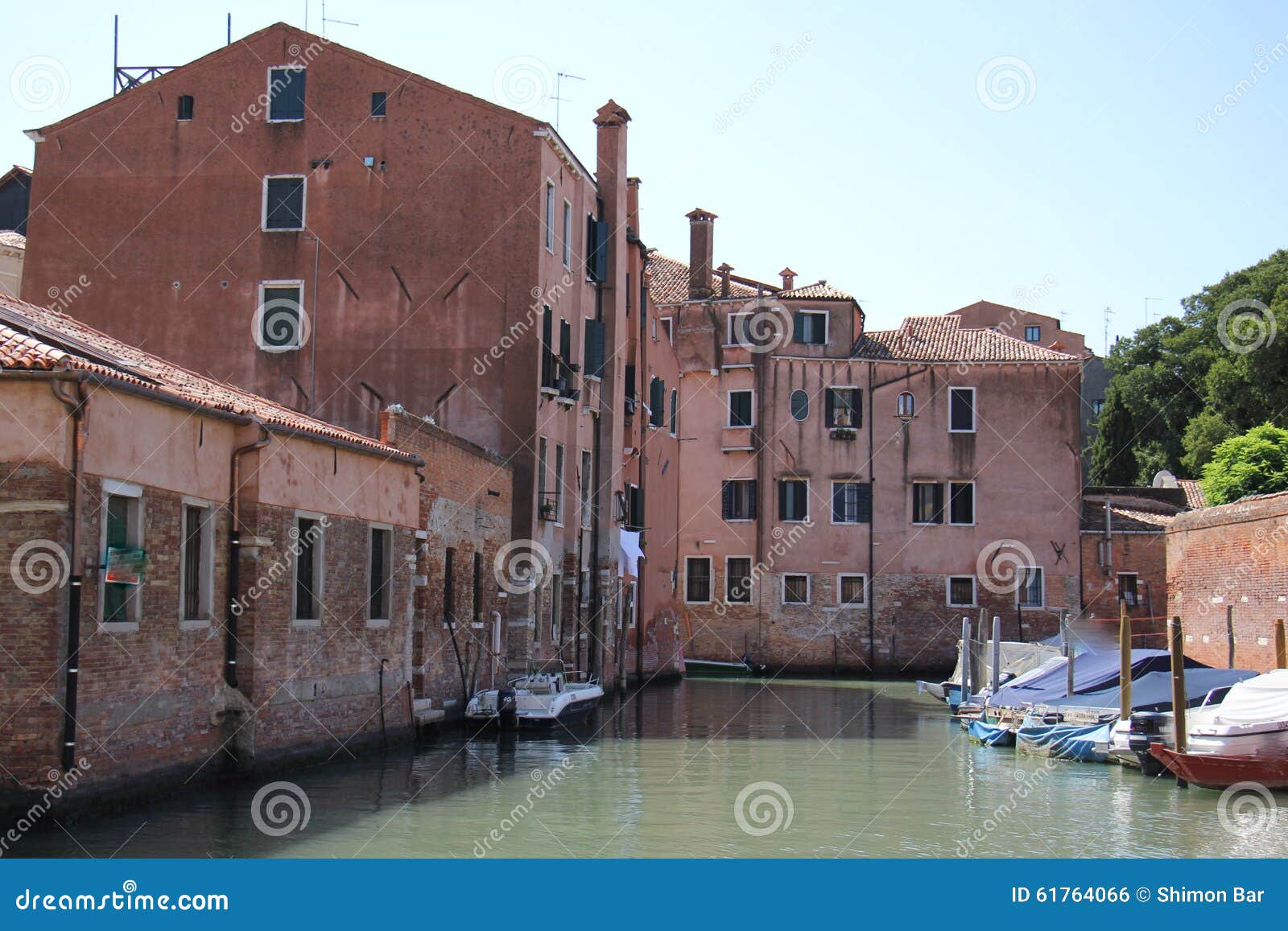 Couchette photo éditorial. Image du bateau, nature, plage - 61764066