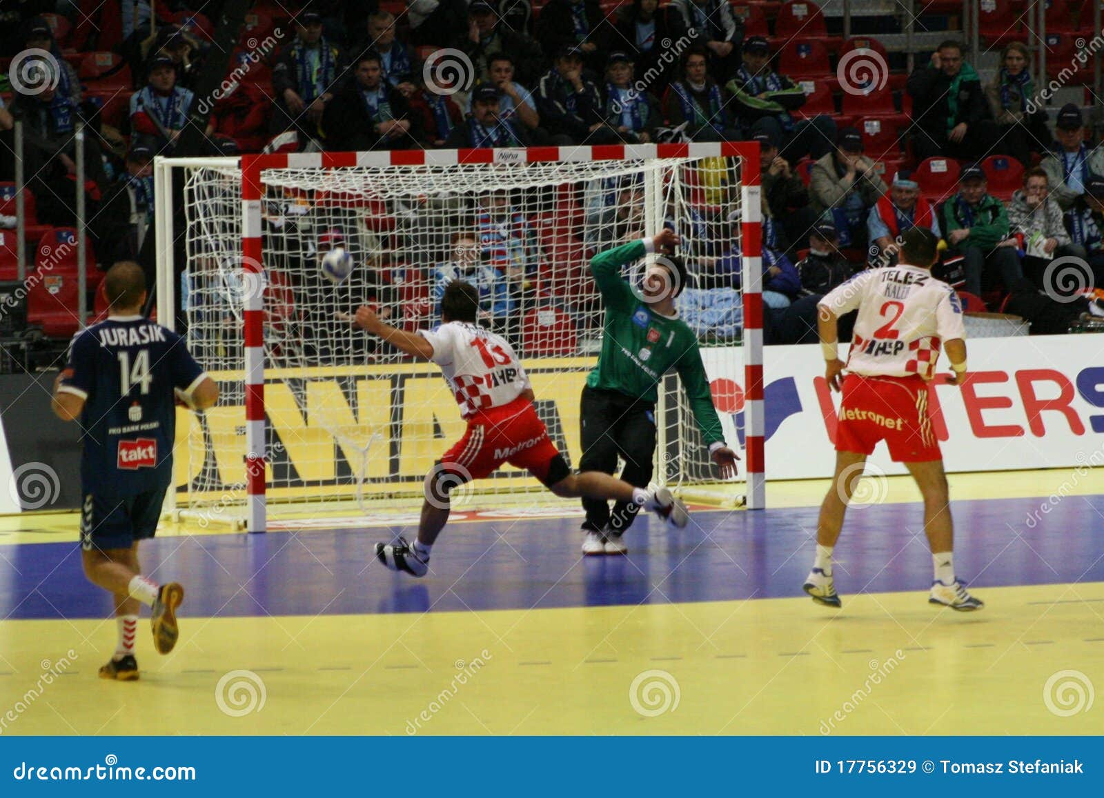 Counter attack goal editorial stock image. Image of celebration - 17756329