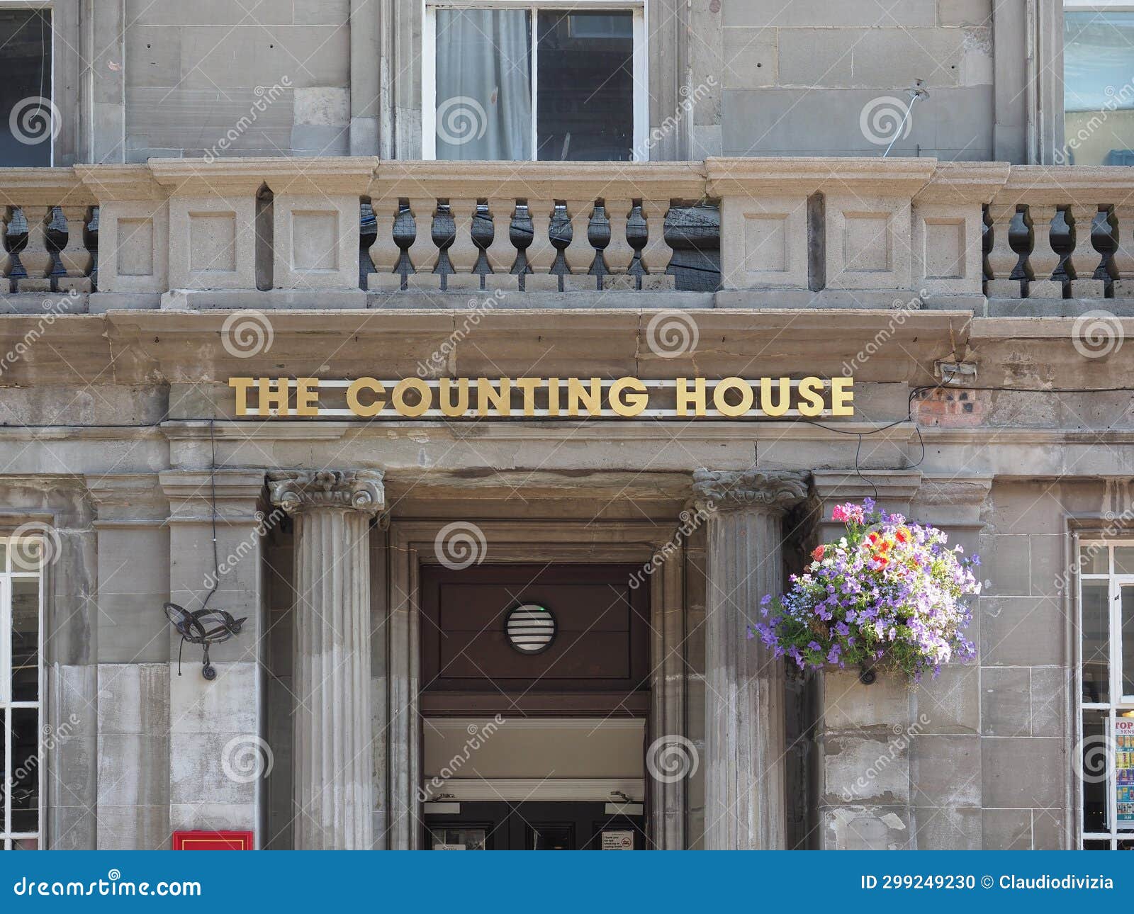The Counting House Wetherspoon Pub in Dundee Editorial Image - Image of ...