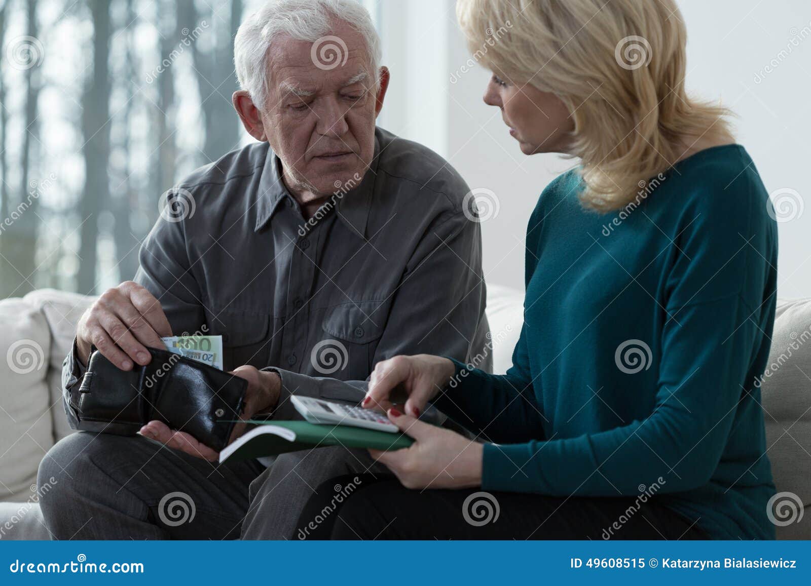 Poor Couple Reading Unpaid Bills Royalty-Free Stock Photography ...