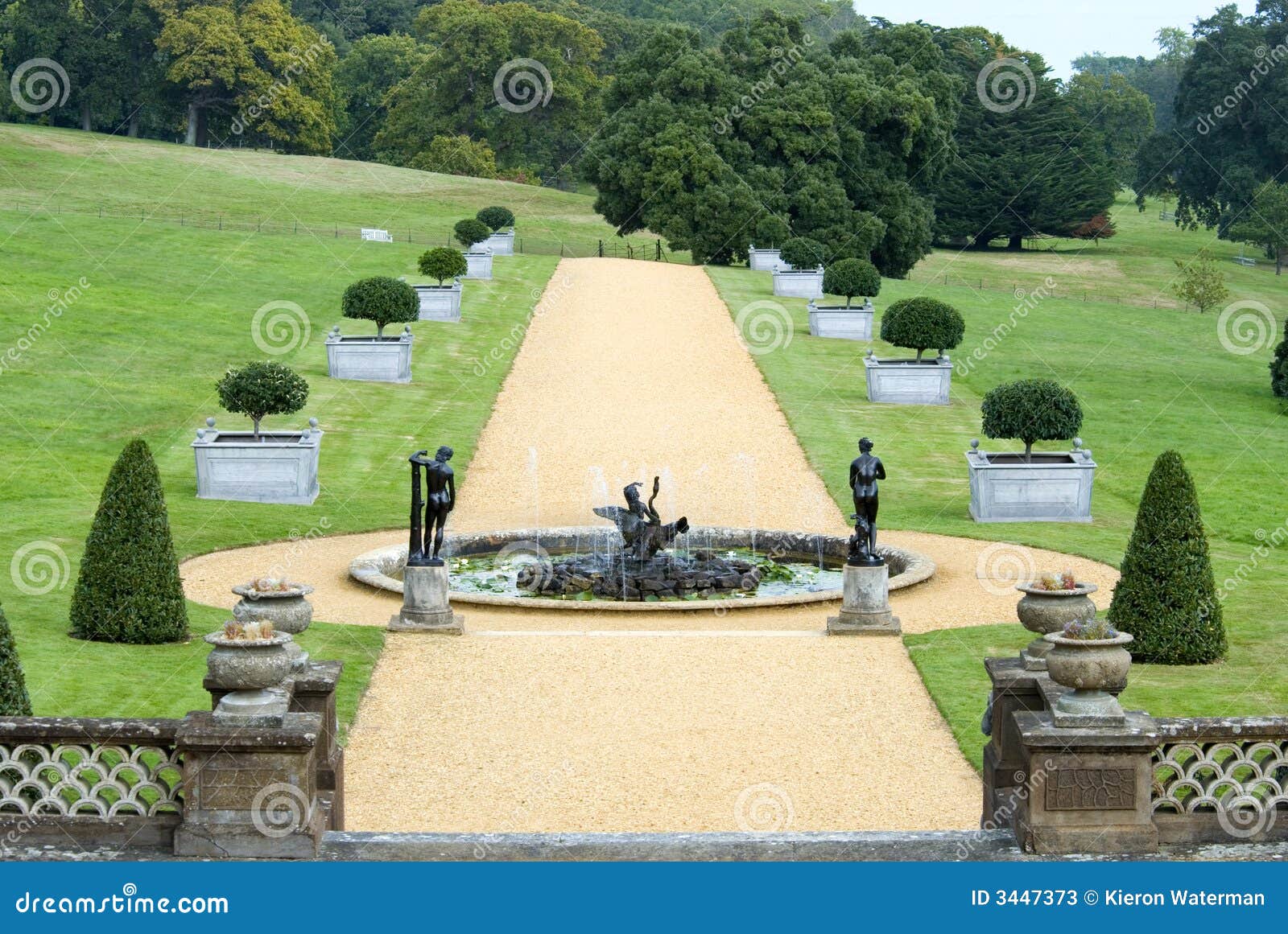 Country estate garden stock image. Image of clipped, bronze - 3447373
