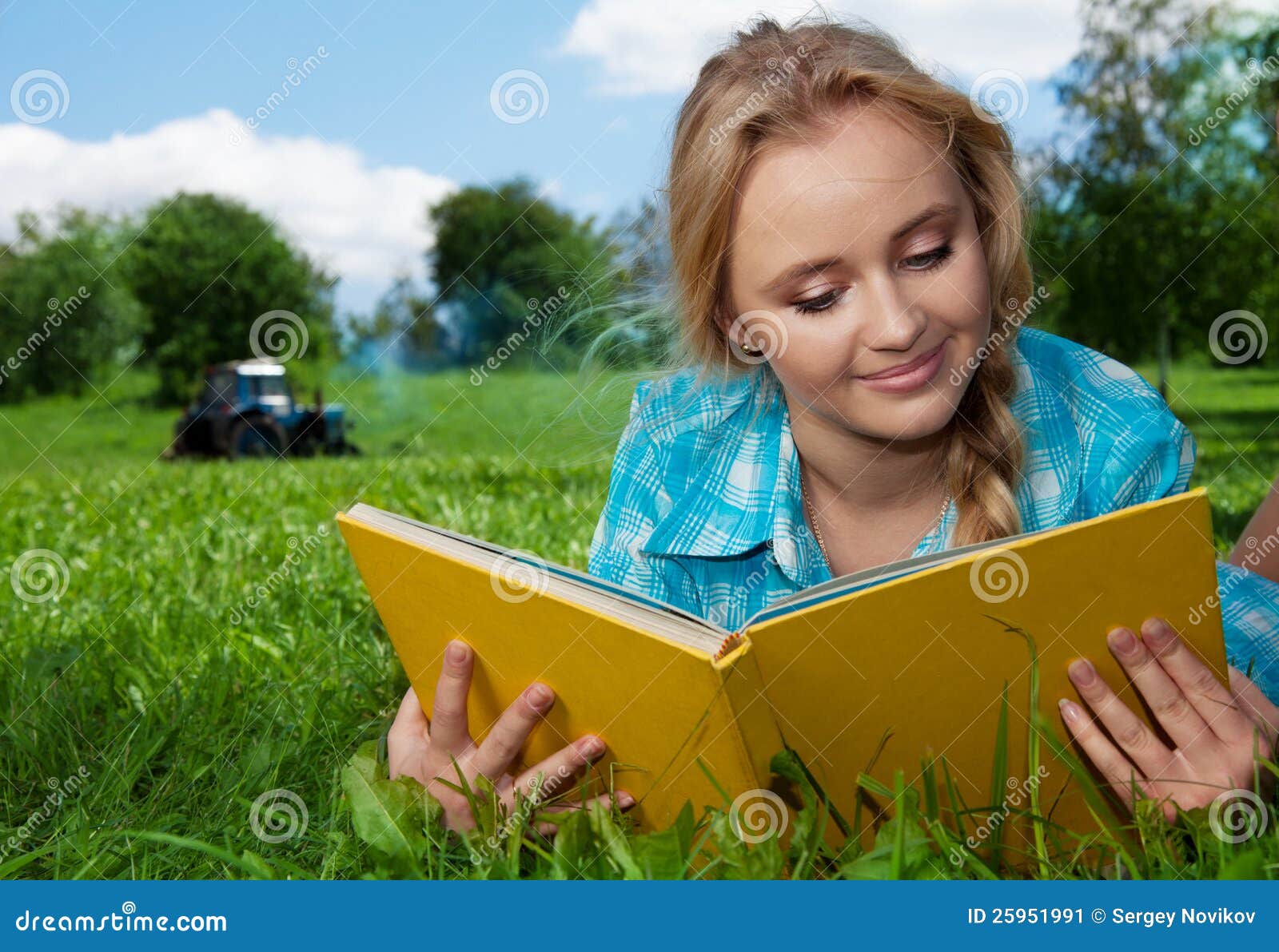 34,696 Reading Yellow Stock Photos - Free & Royalty-Free Stock Photos ...