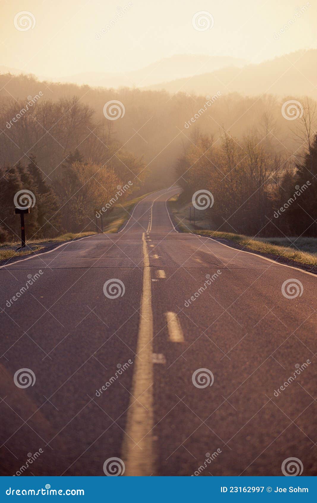 Country highway in morning stock image. Image of divider - 23162997
