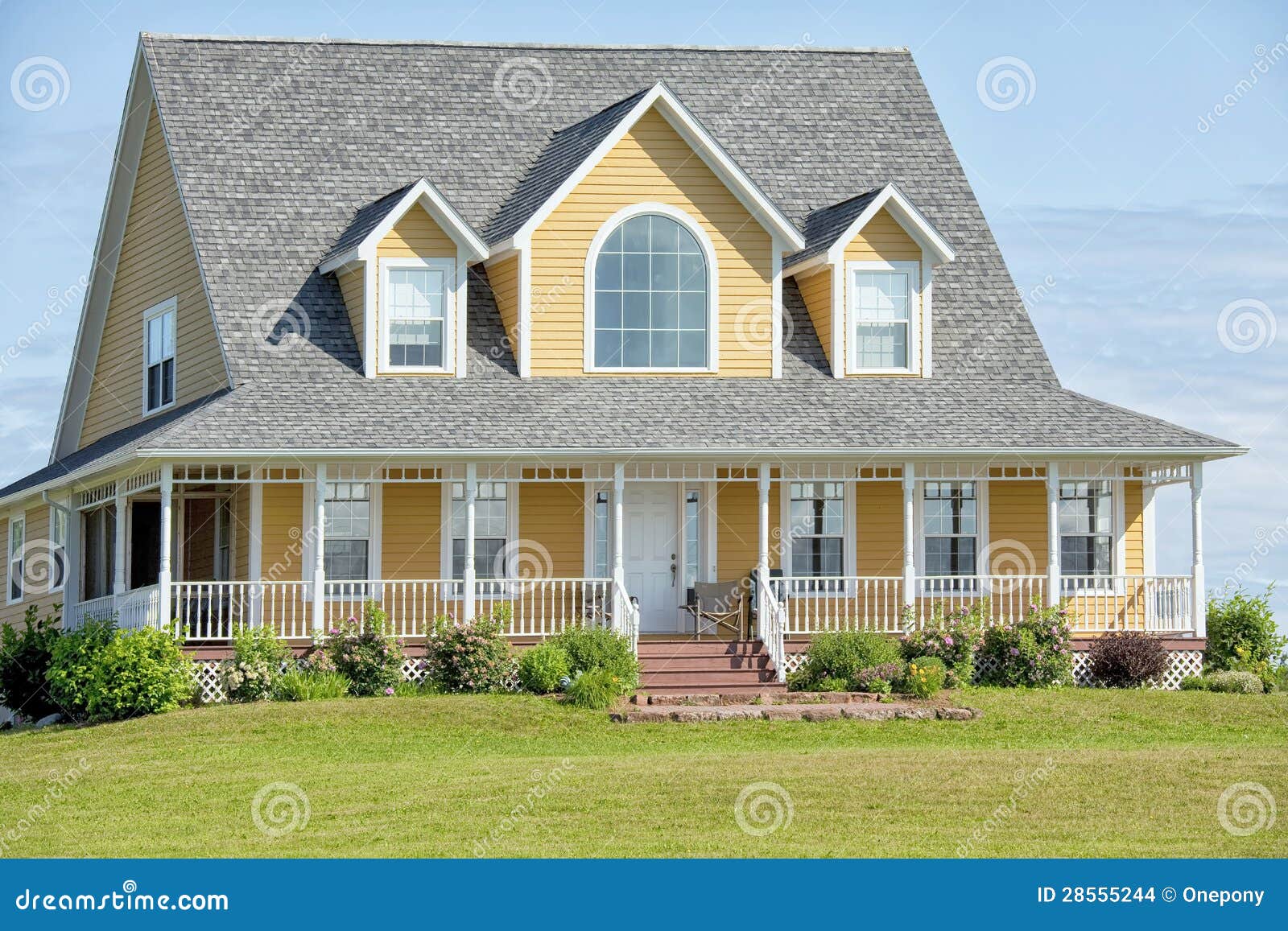Country House stock photo. Image of lifestyle, dwelling - 28555244