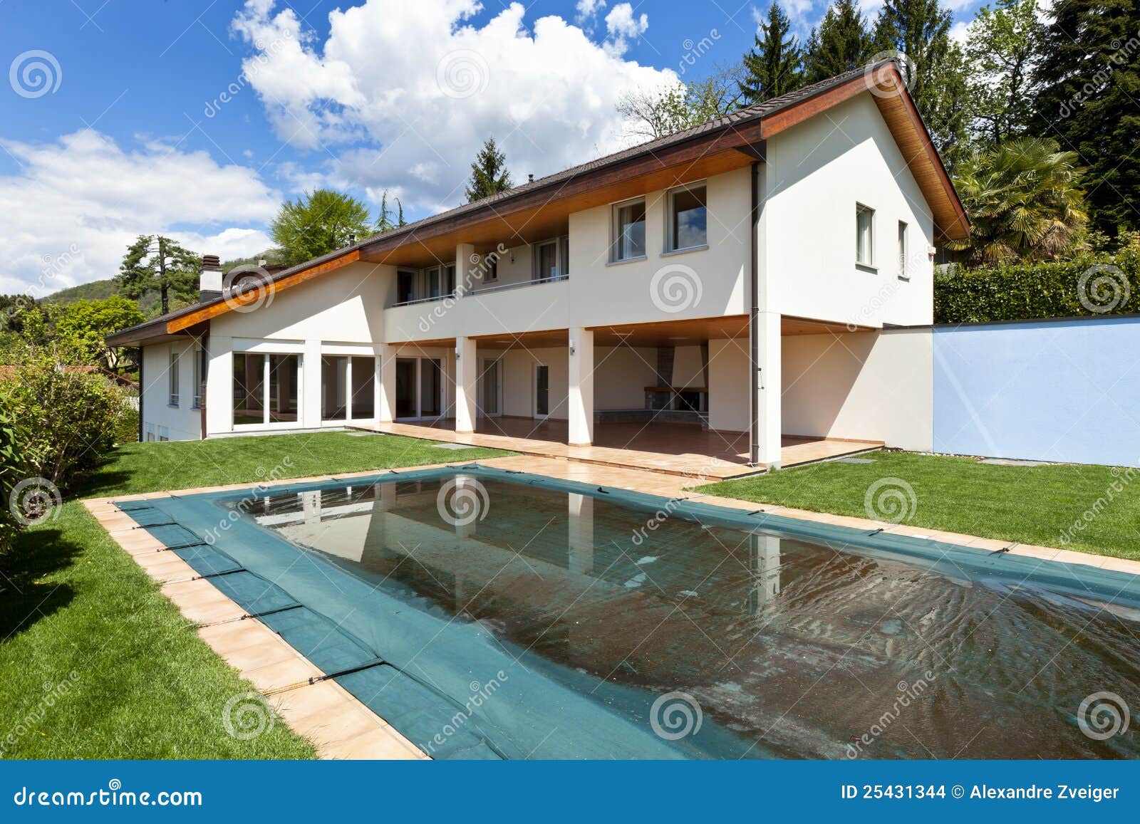 Country House with Swimming Pool Stock Photo - Image of facade, empty ...