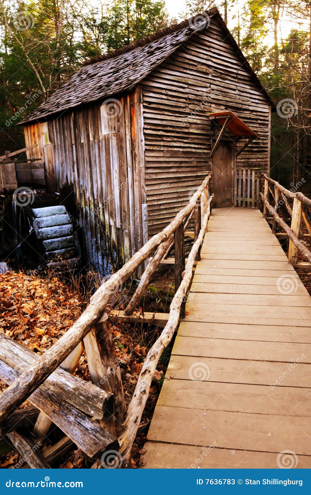 Country Rustic Mill Waterwheel Stock Image - Image of fall, autumn: 7636783
