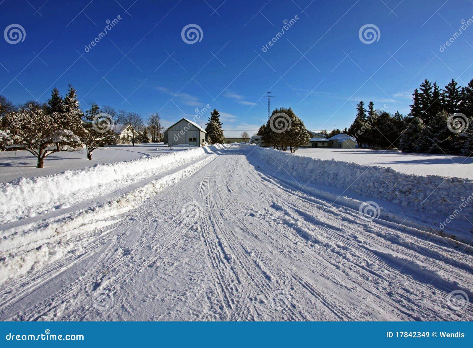 Country winter scene stock image. Image of december, quiet - 17842349