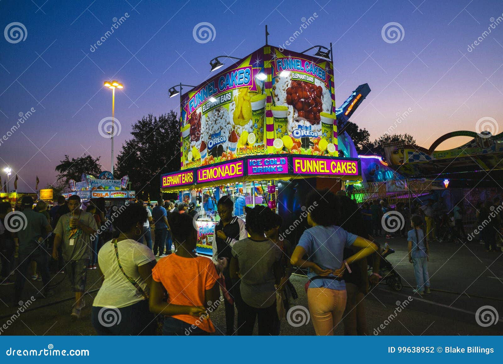 County Fair at Night, Games on the Midway Editorial Photography - Image ...