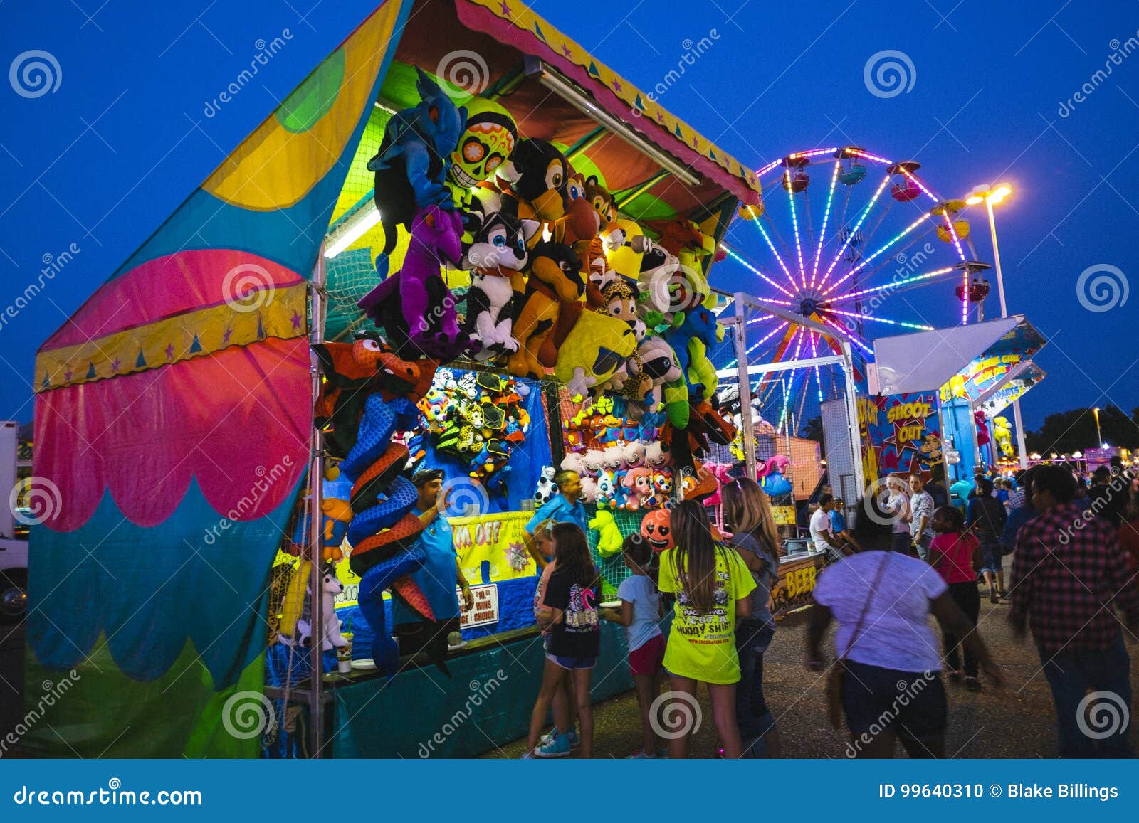 County Fair at Night, Games on the Midway Editorial Image - Image of ...
