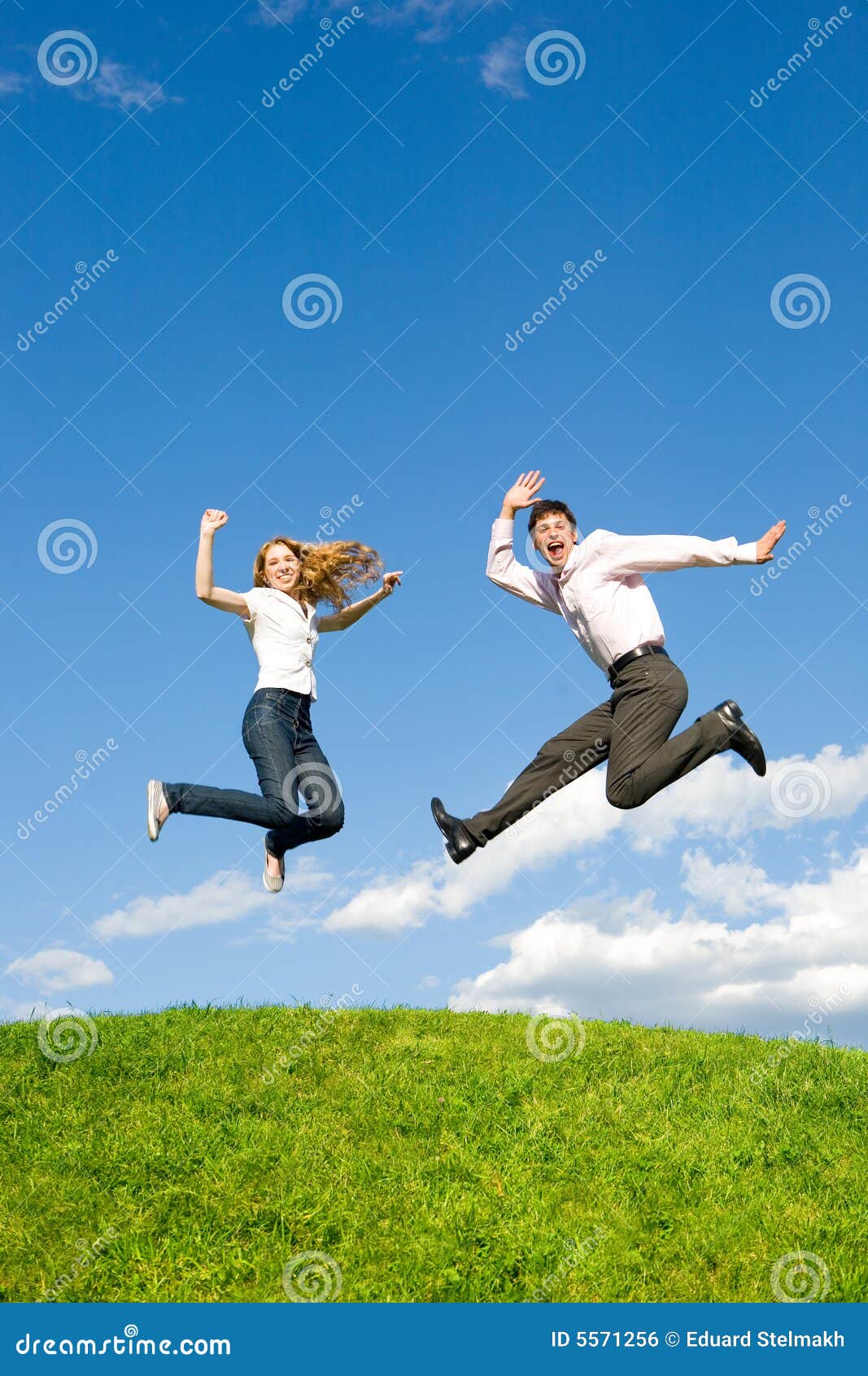 Couple jumping stock photo. Image of excitement, happiness - 5571256