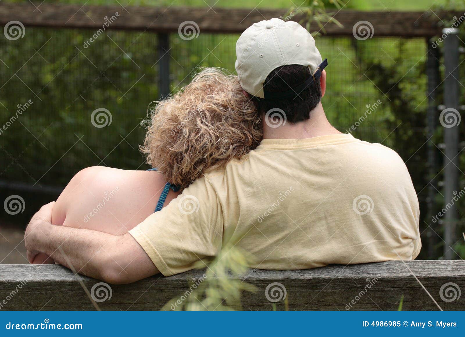 Couple in Love on Bench stock image. Image of girlfriend - 4986985
