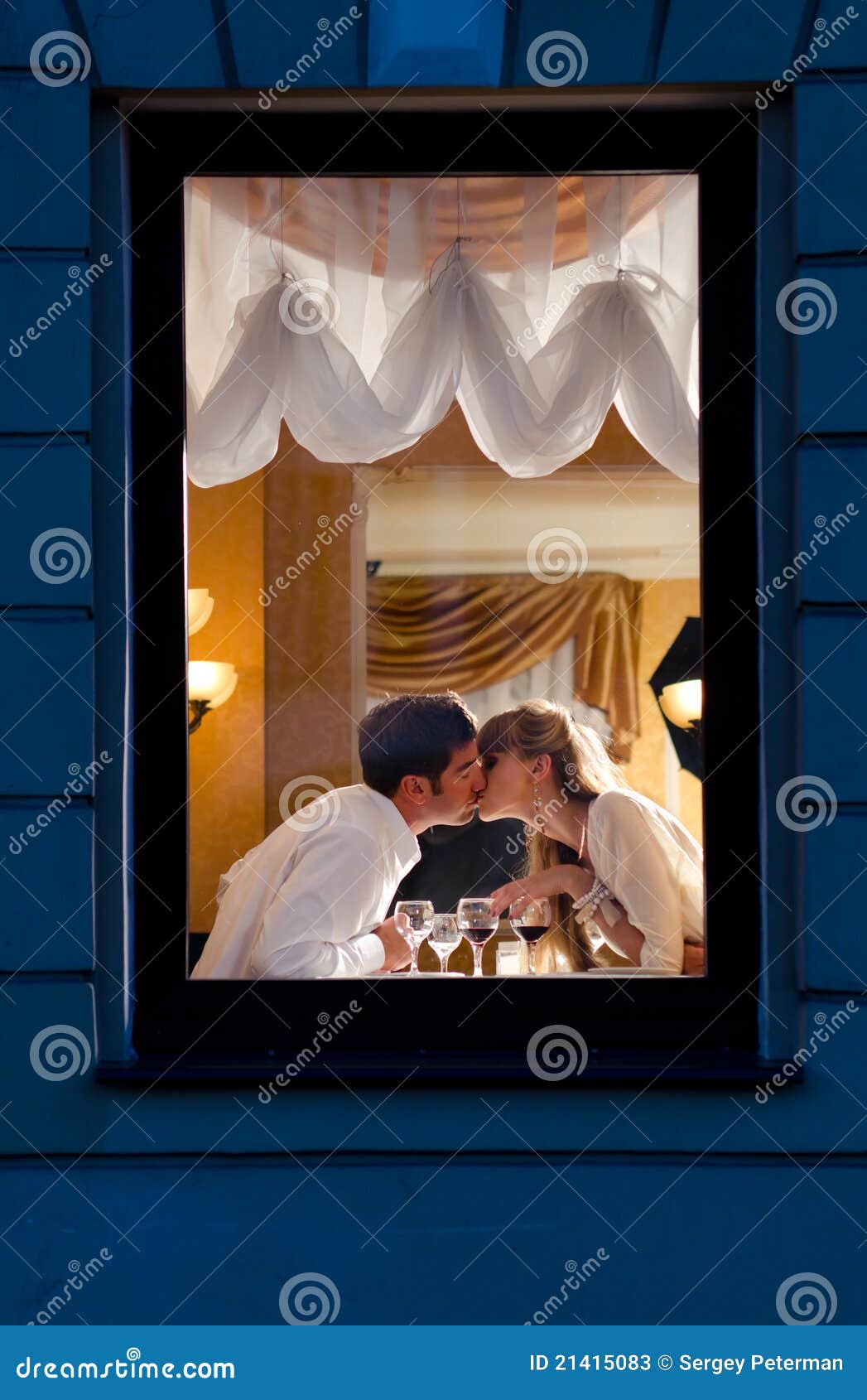 Couple at restaurant stock image. Image of glass, brown - 21415083