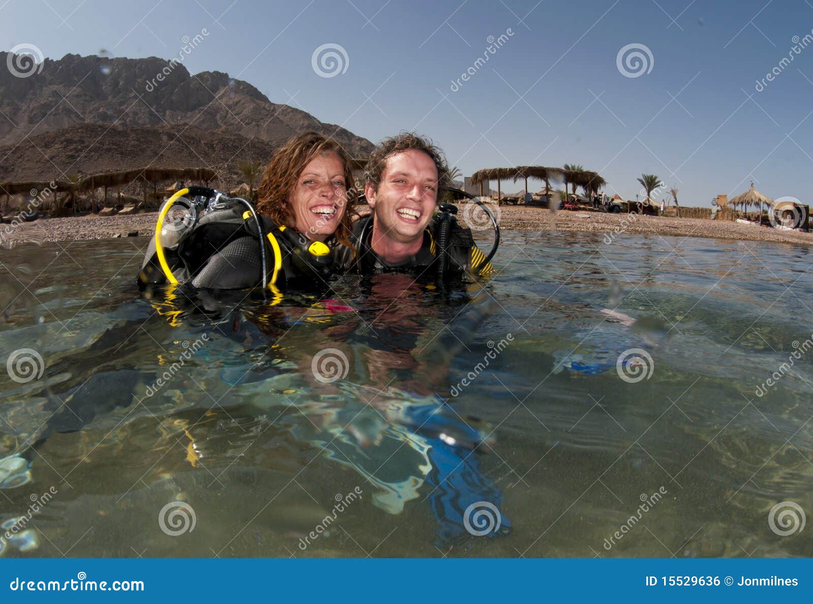 Couple scuba diving stock photo. Image of male, explorers - 15529636