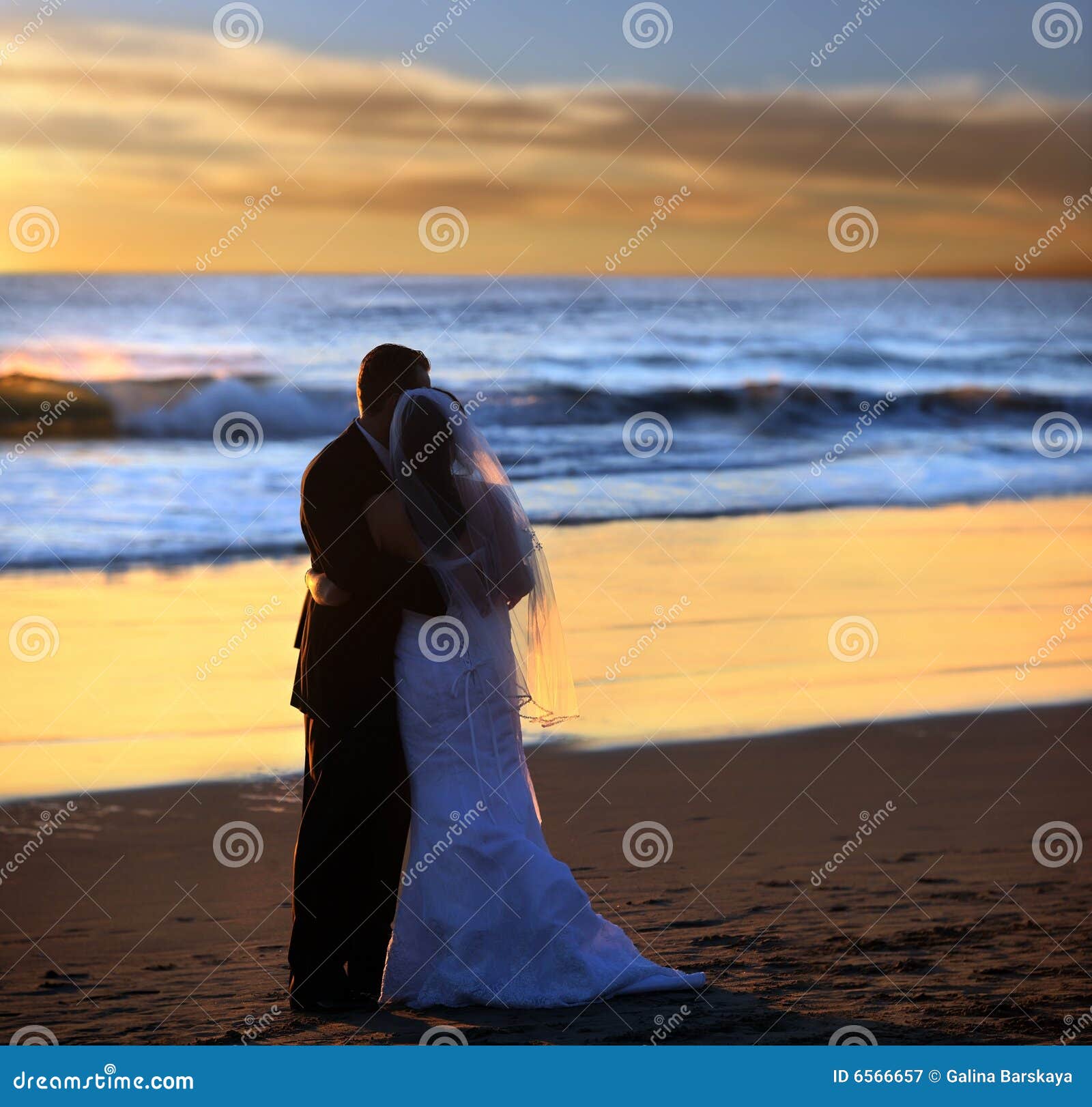 Couple wedding at sunset stock image. Image of happiness - 6566657