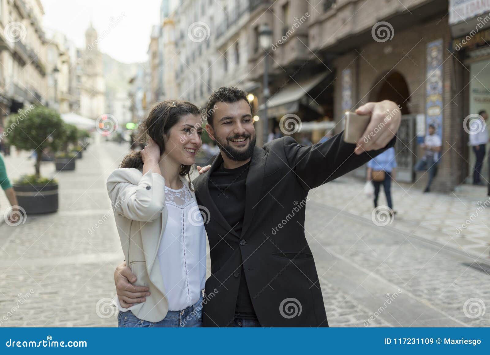 Couples Dans La Rue Dans Les Relations Image stock - Image du arabe ...