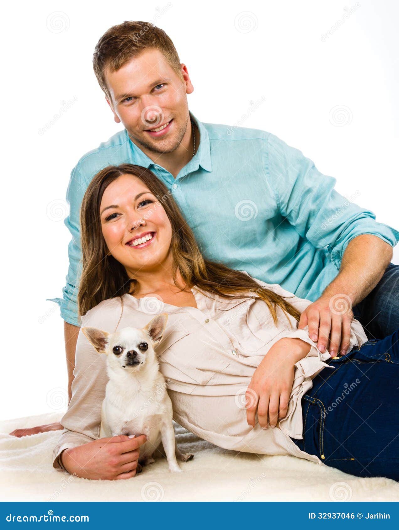 Couples et chien photo stock. Image du femelle, personne - 32937046