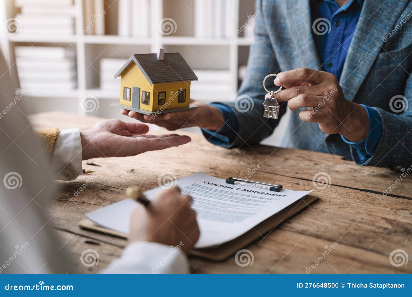 Couples Young Owners Signed a Contract for a Home Investment Stock ...