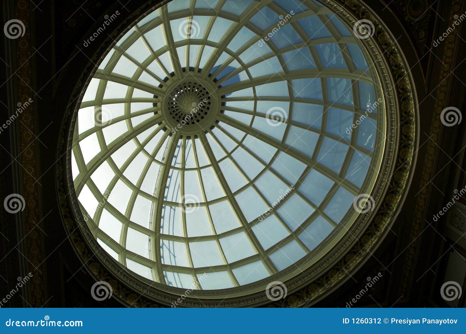 Coupole photo stock. Image du rond, construction, plusieurs - 1260312