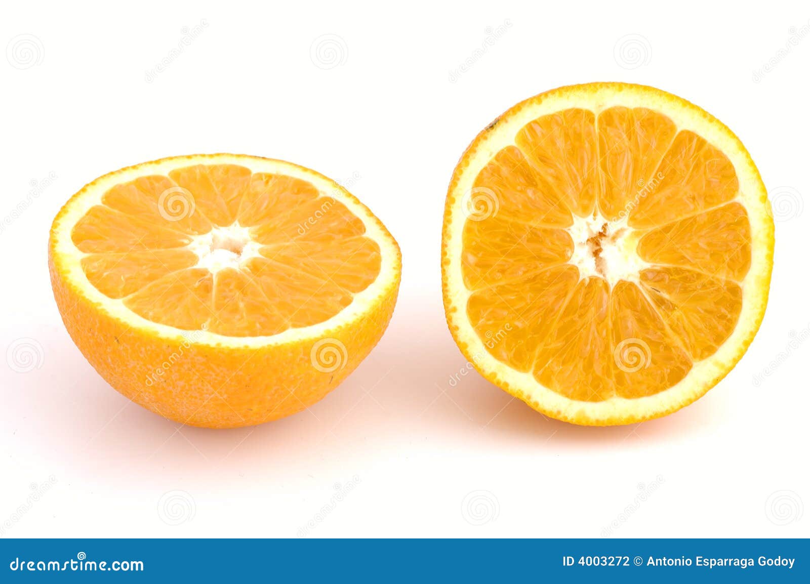 Coupure de deux oranges photo stock. Image du coupure - 4003272