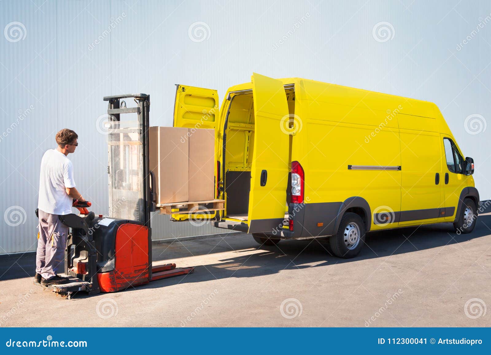 Package Loading, the Shipment Has Been Processed in the Parcel Center ...