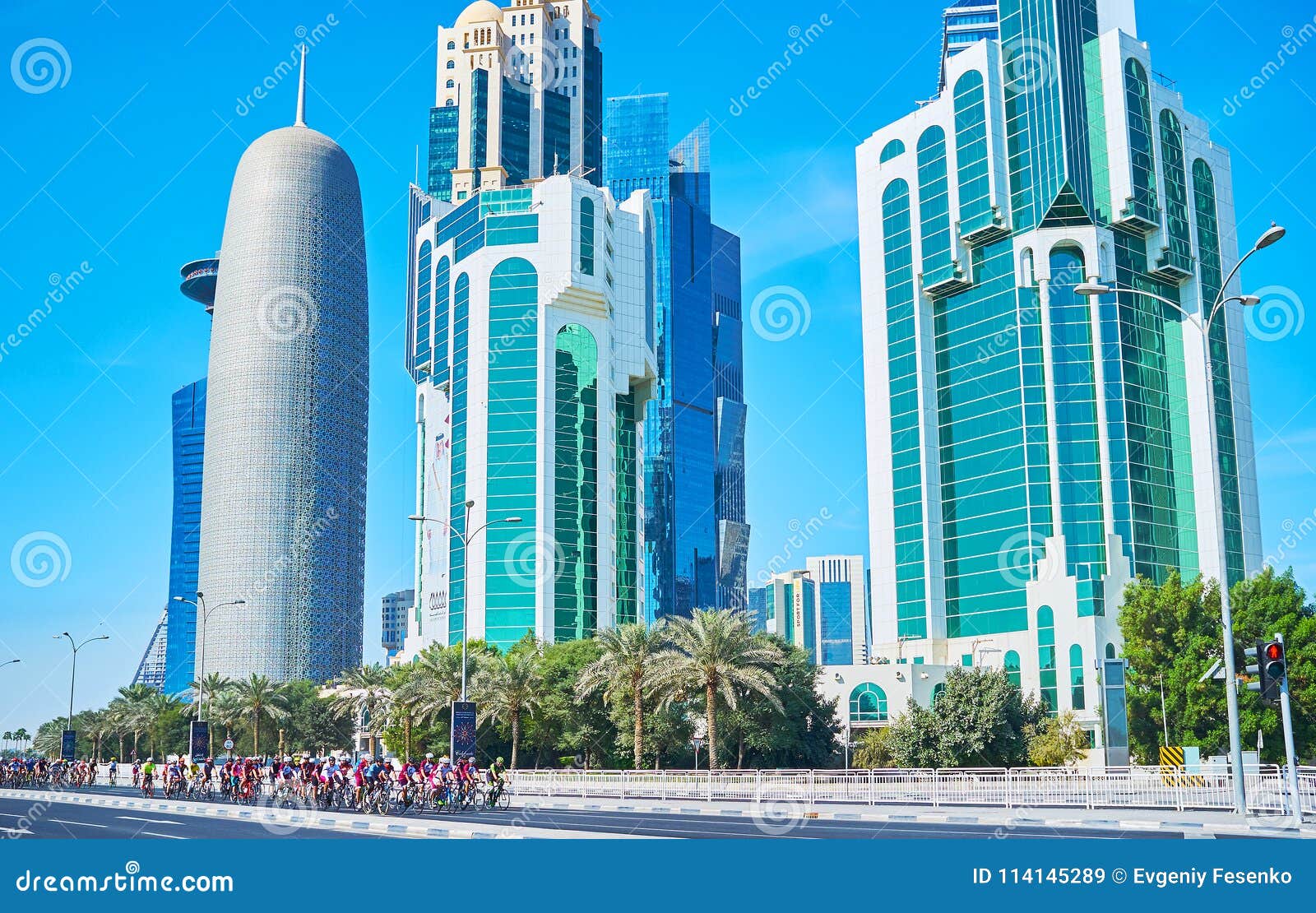 Course De Cycle Dans Doha, Qatar Image stock éditorial - Image du ...