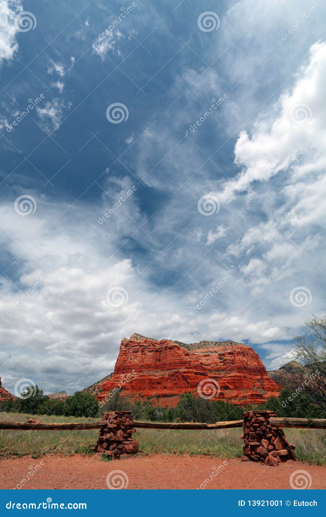 Courthouse Rock, Sedona, AZ Stock Image - Image of rough, arid: 13921001