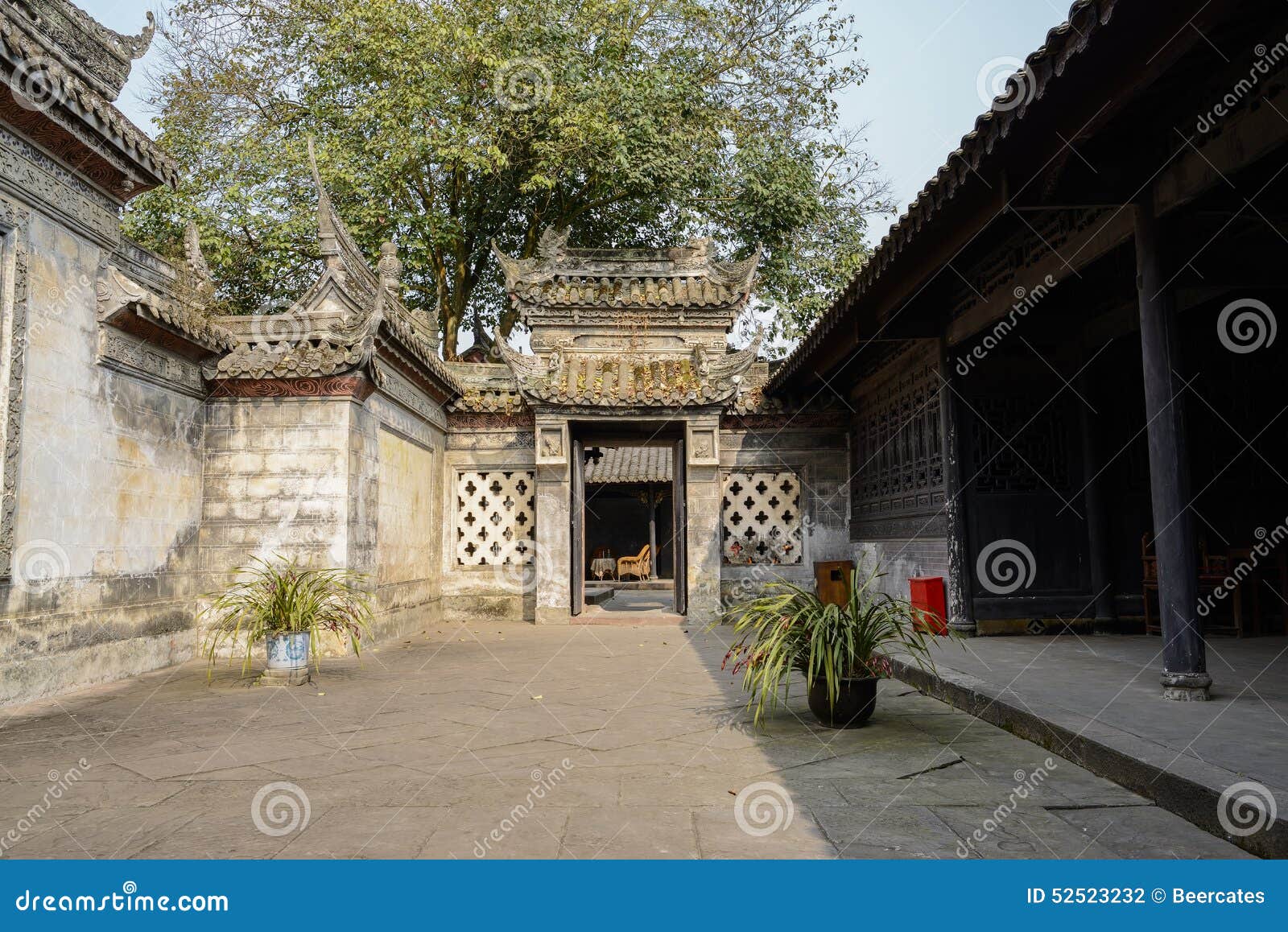 Courtyard of Ancient Chinese Mansion in Sunny Spring Stock Photo ...