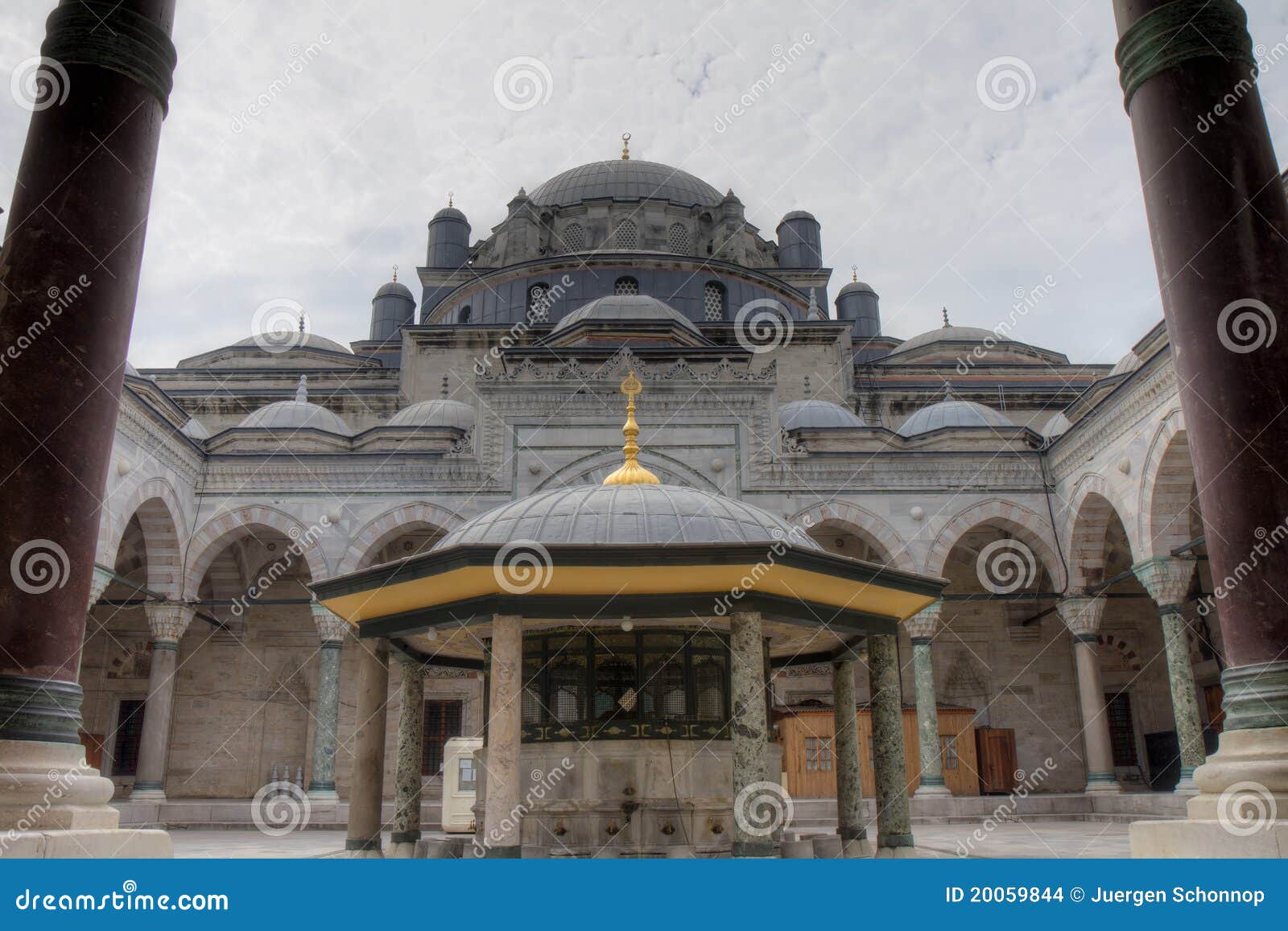 Courtyard of the Beyazit Mosque Stock Photo - Image of turkey, istanbul ...