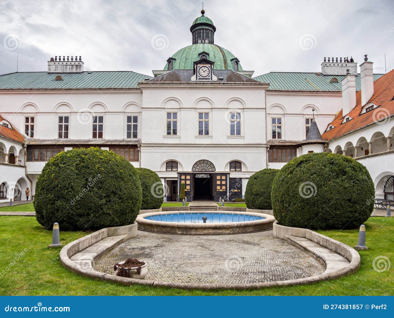 Courtyard Of Castle With Tall Brick Walls Stock Photography ...