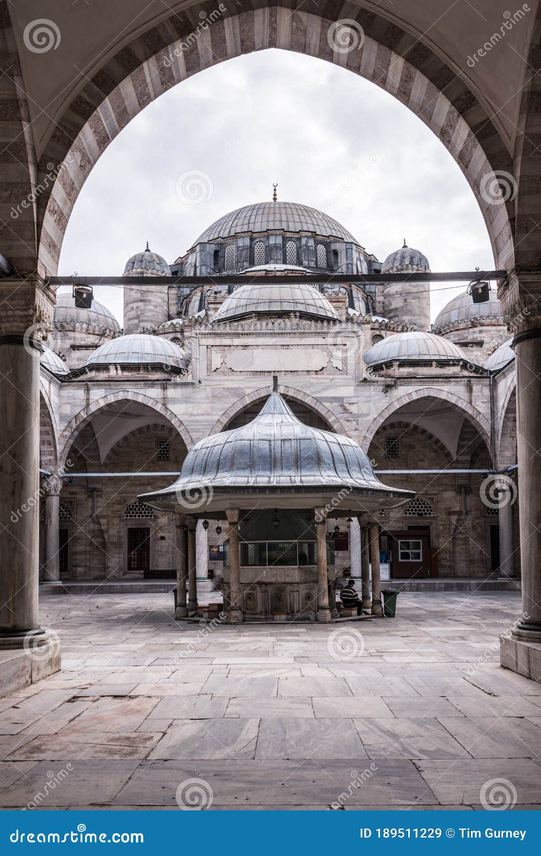 The Courtyard of the Fatih Mosque, Istanbul Stock Image - Image of ...
