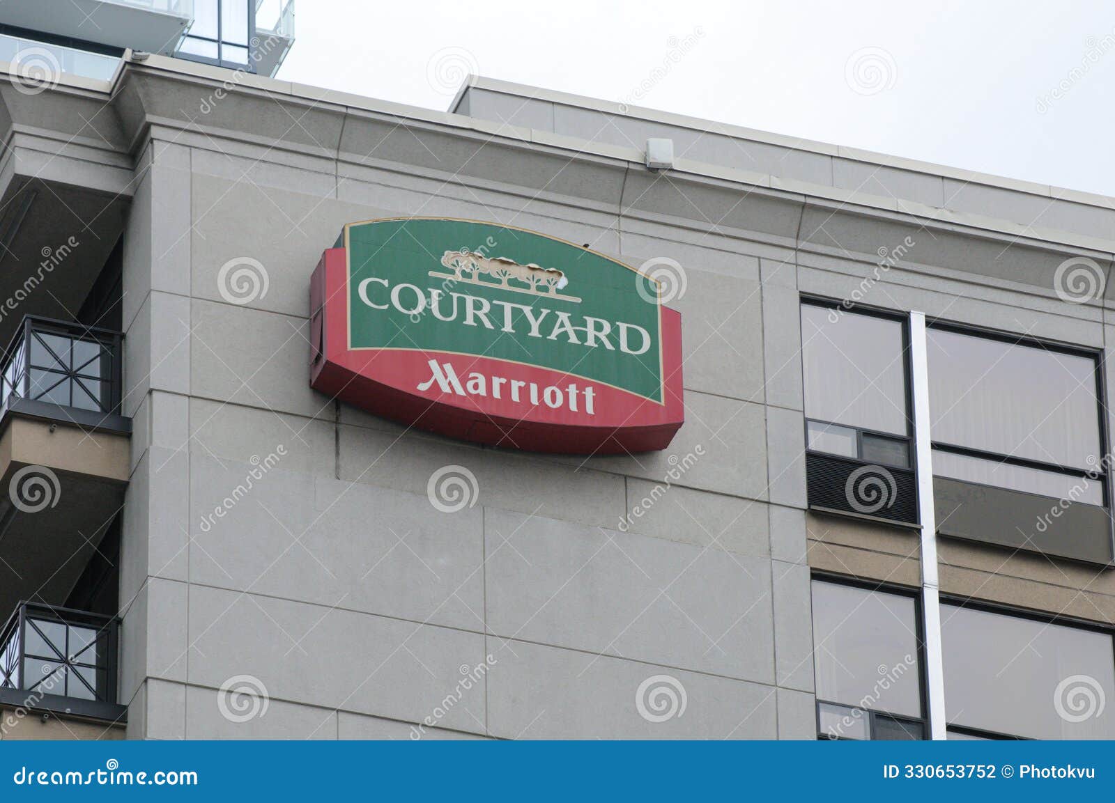 Courtyard By Marriot Exterior Sign And Logo Editorial Image ...