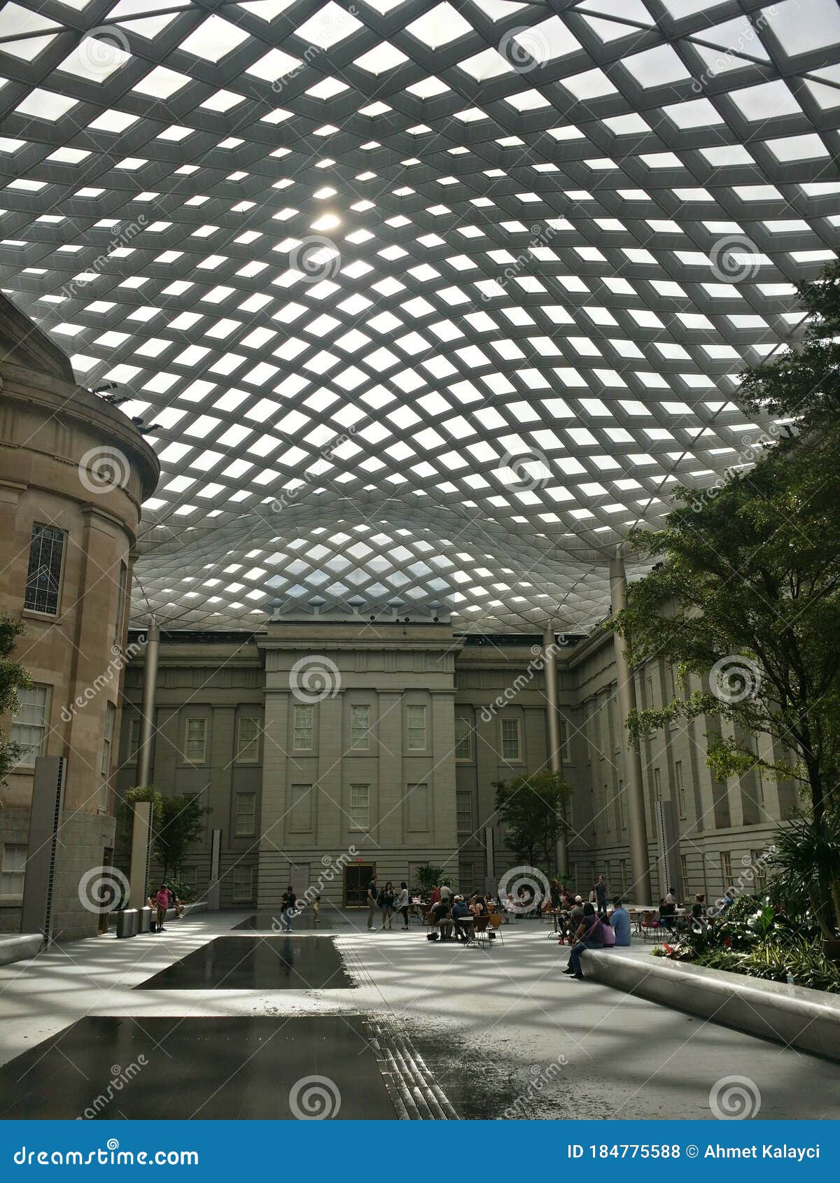 The Courtyard of the National Portrait Gallery Editorial Stock Photo ...
