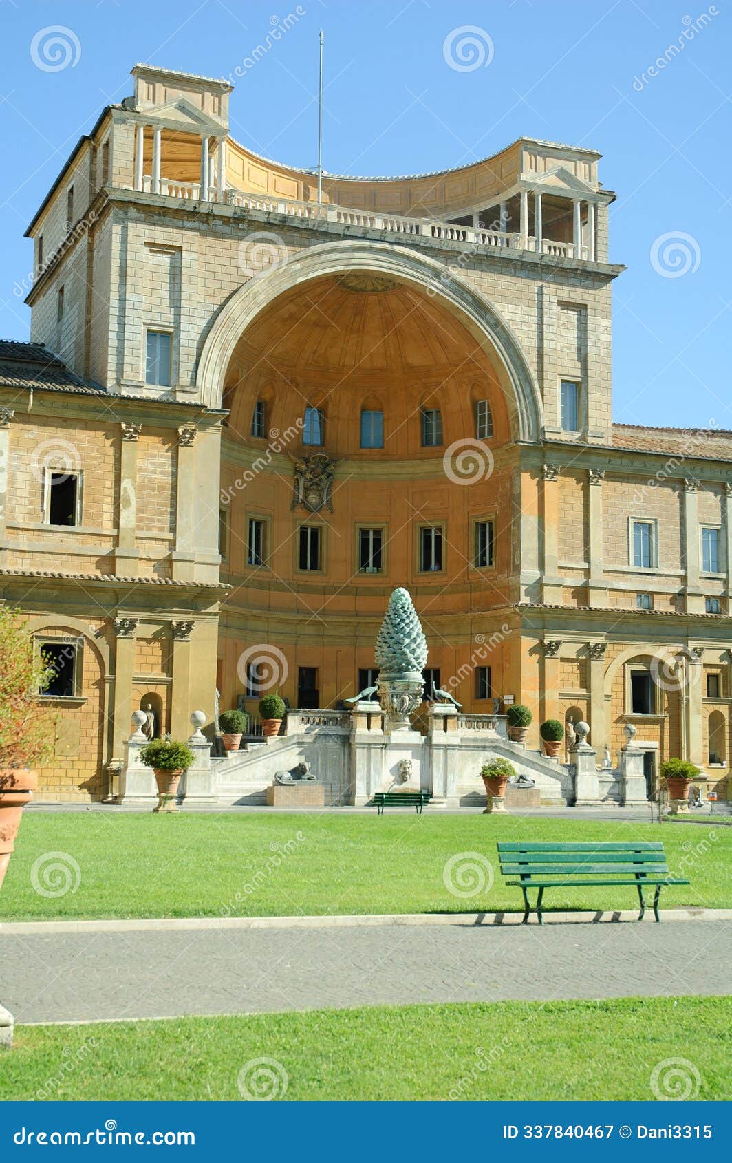 Courtyard of the Pinecone at the Vatican Museums, Rome Editorial ...