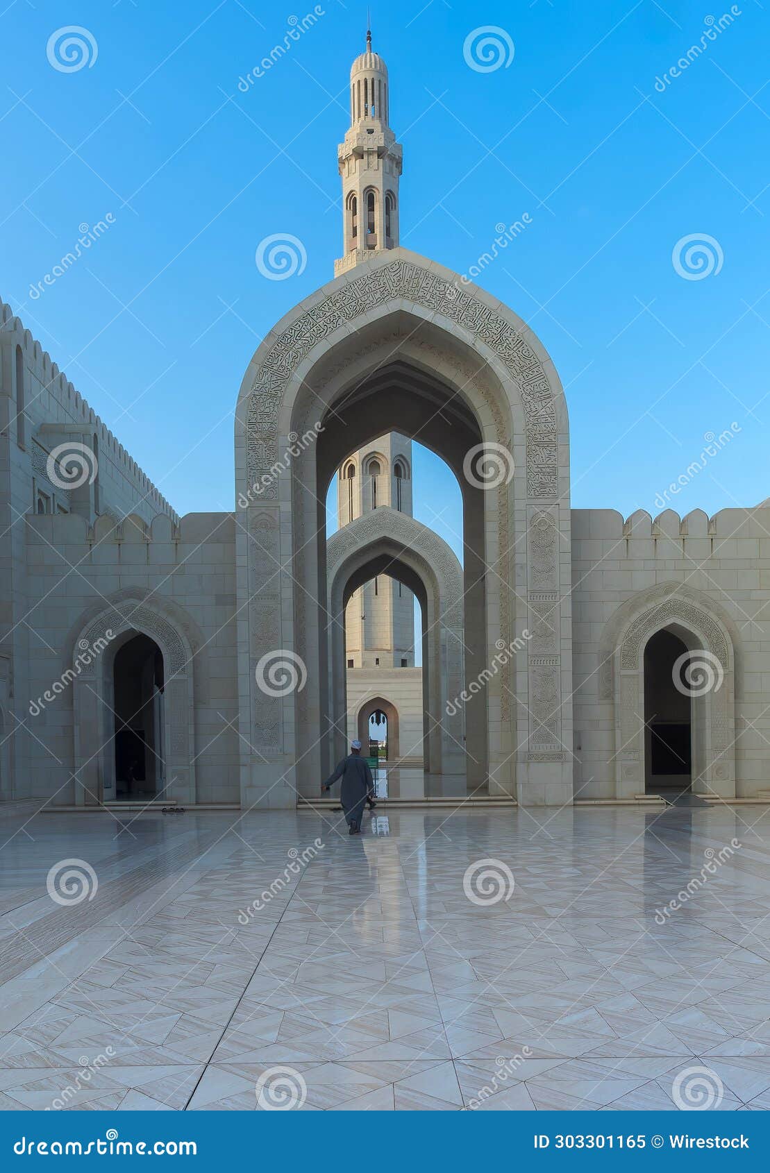 Courtyard of Sultan Qaboos Grand Mosque Editorial Image - Image of ...