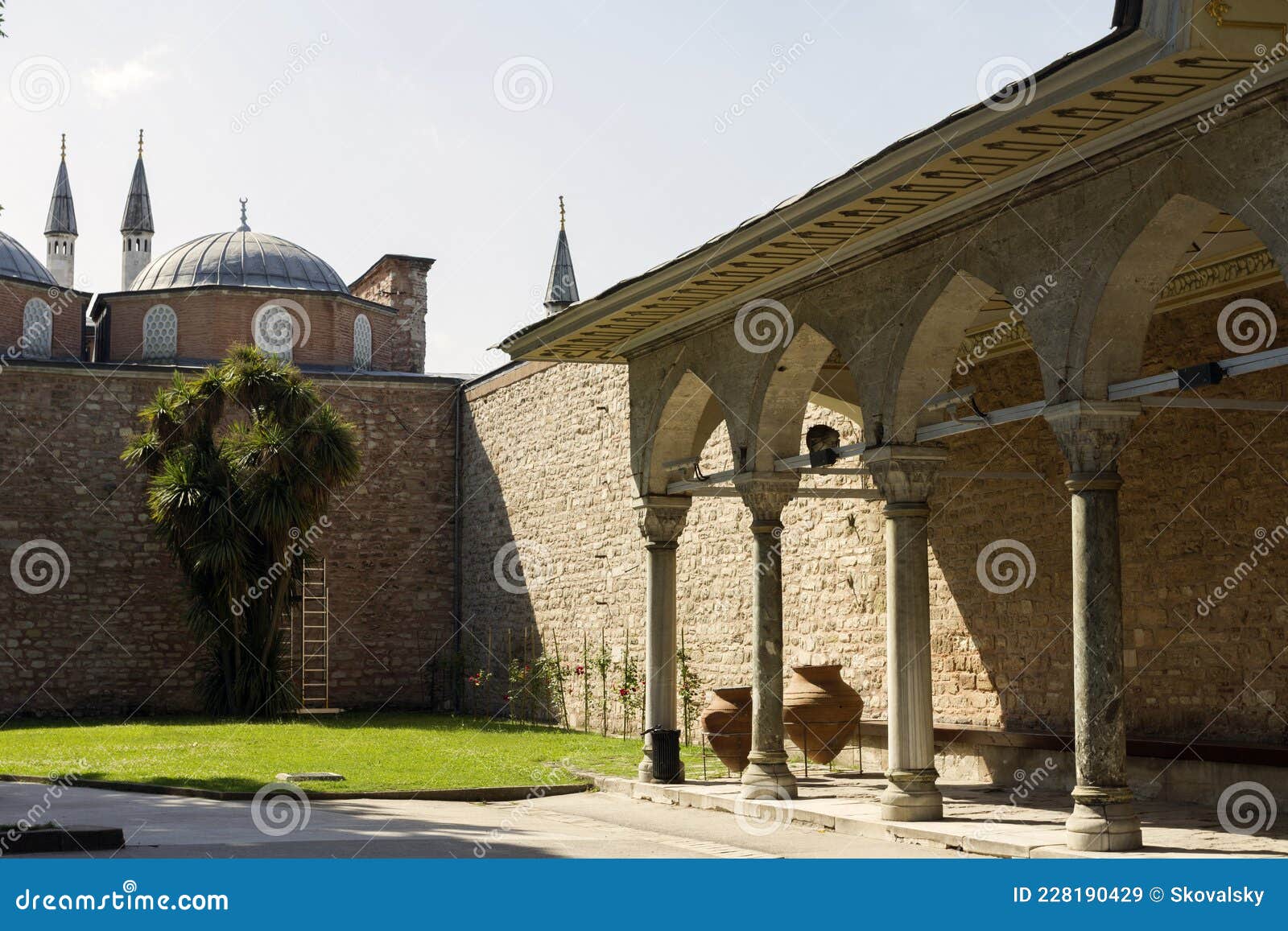 The Courtyard of the Topkapi Palace in Istanbul Stock Image - Image of ...