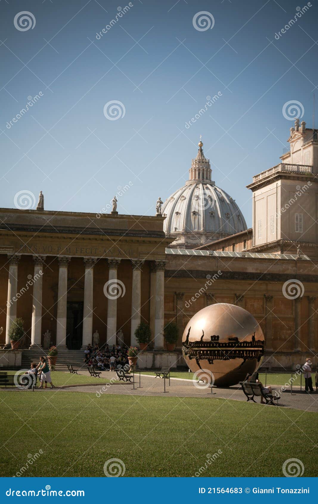 Courtyard of the Vatican Museum Editorial Stock Photo - Image of italy ...