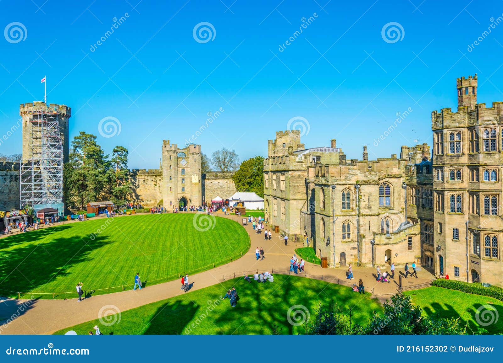 Courtyard of the Warwick Castle, England Stock Photo - Image of britain ...