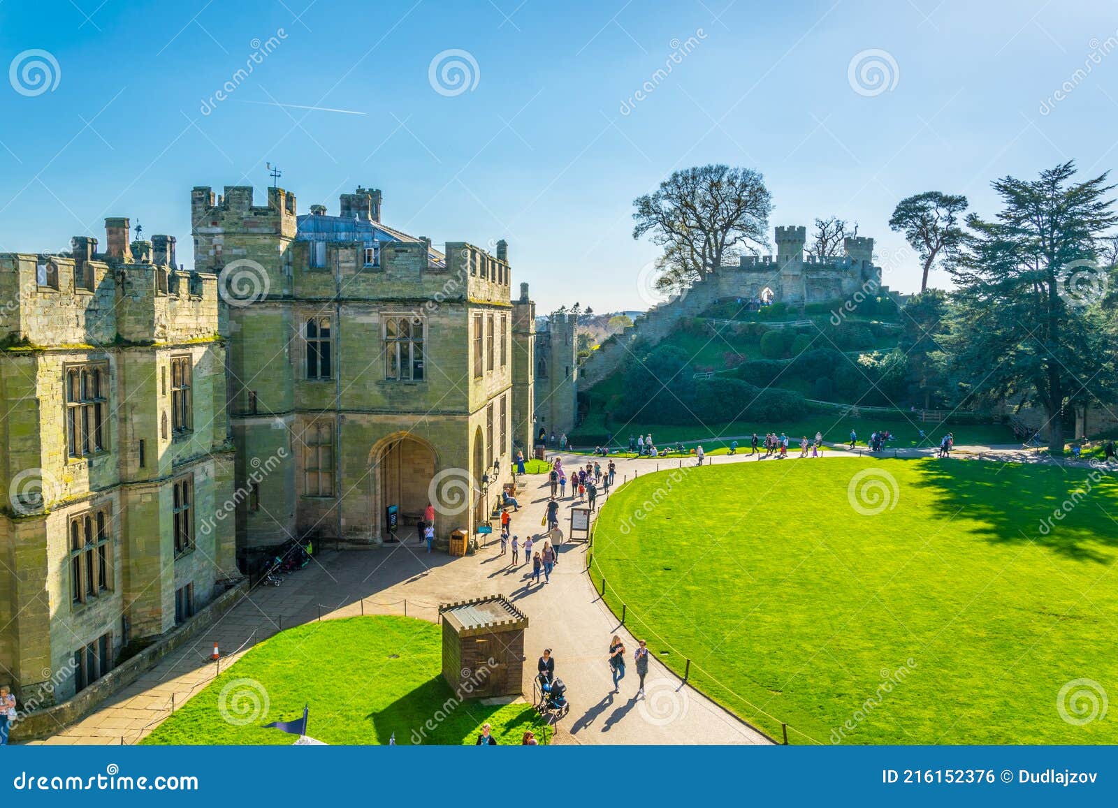 Courtyard of the Warwick Castle, England Stock Photo - Image of great ...
