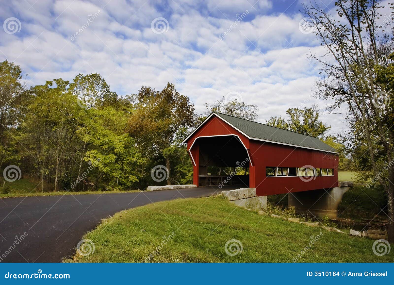 Covered Bridge stock photo. Image of bridge, scenic, foliage - 3510184