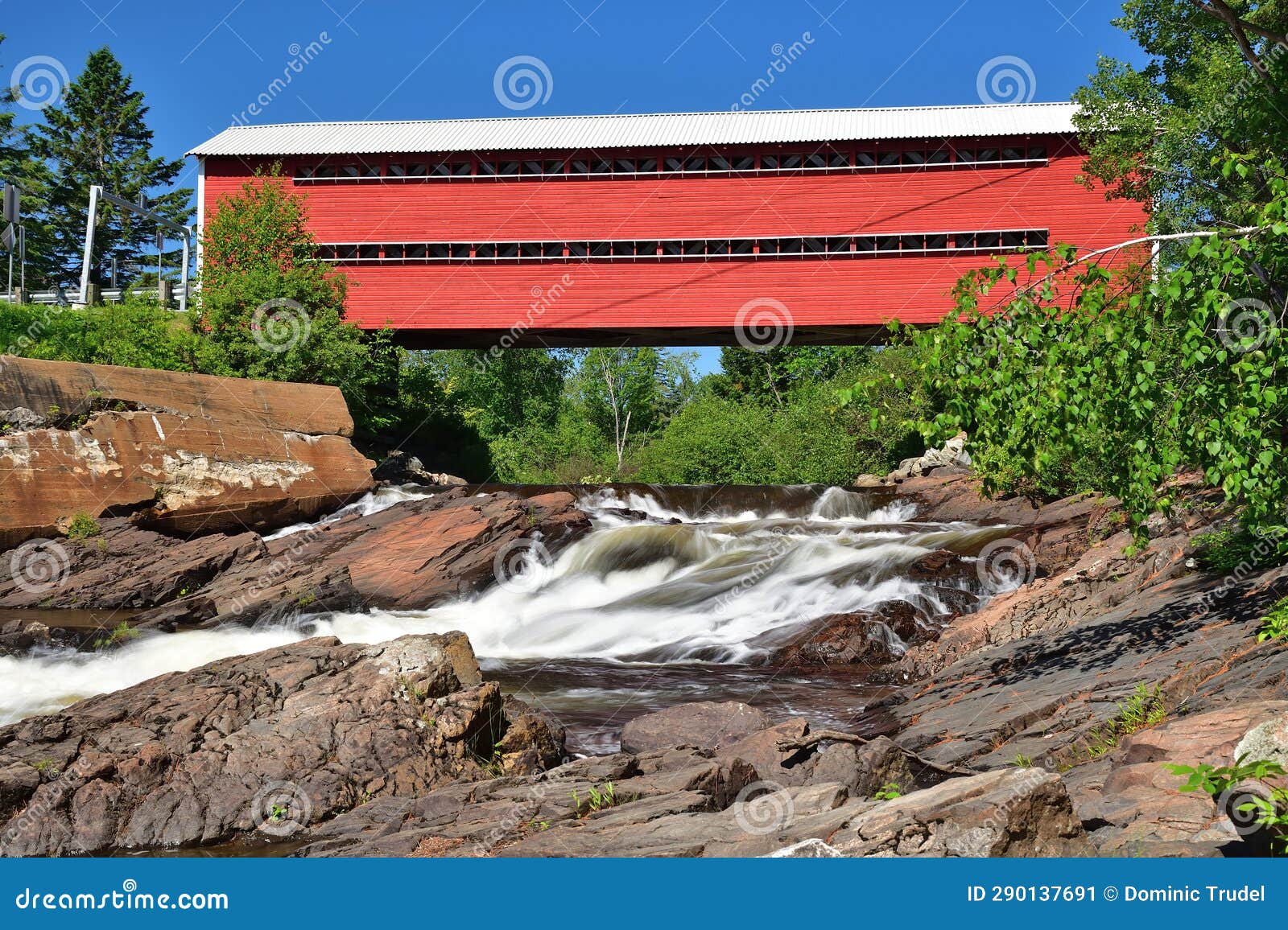 Covered Bridge Over a Fast Moving Water Stream. Stock Image - Image of ...