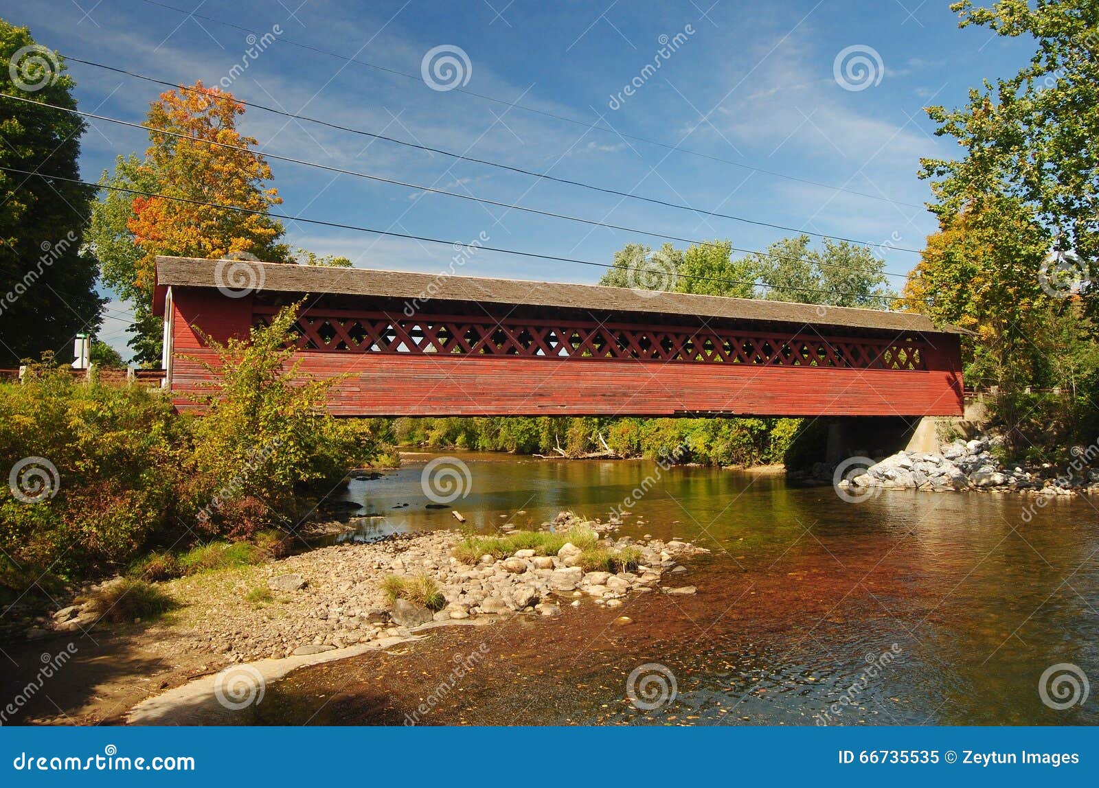 Covered bridge in Vermont. stock image. Image of wallomsac - 66735535
