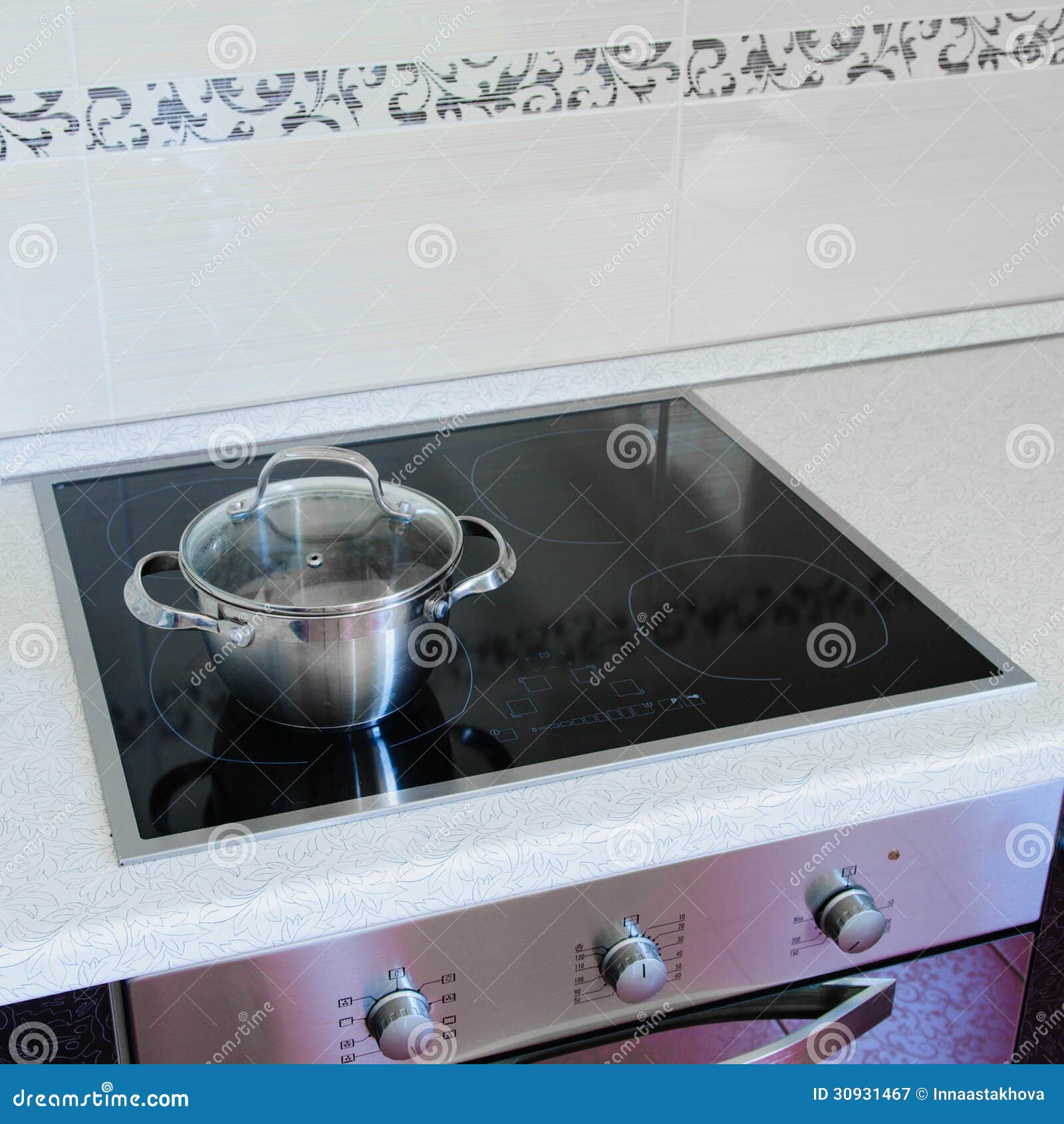 Covered cooking pot stock image. Image of preparation - 30931467