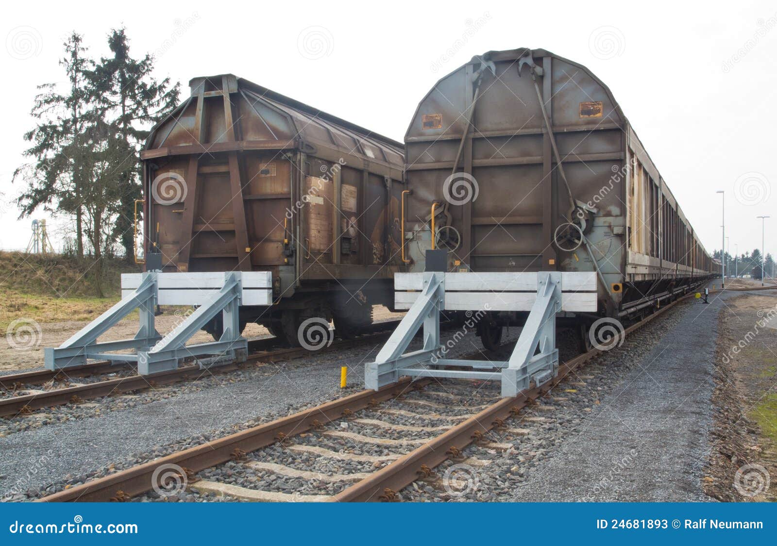 Covered goods wagons stock image. Image of railroad, hoya - 24681893